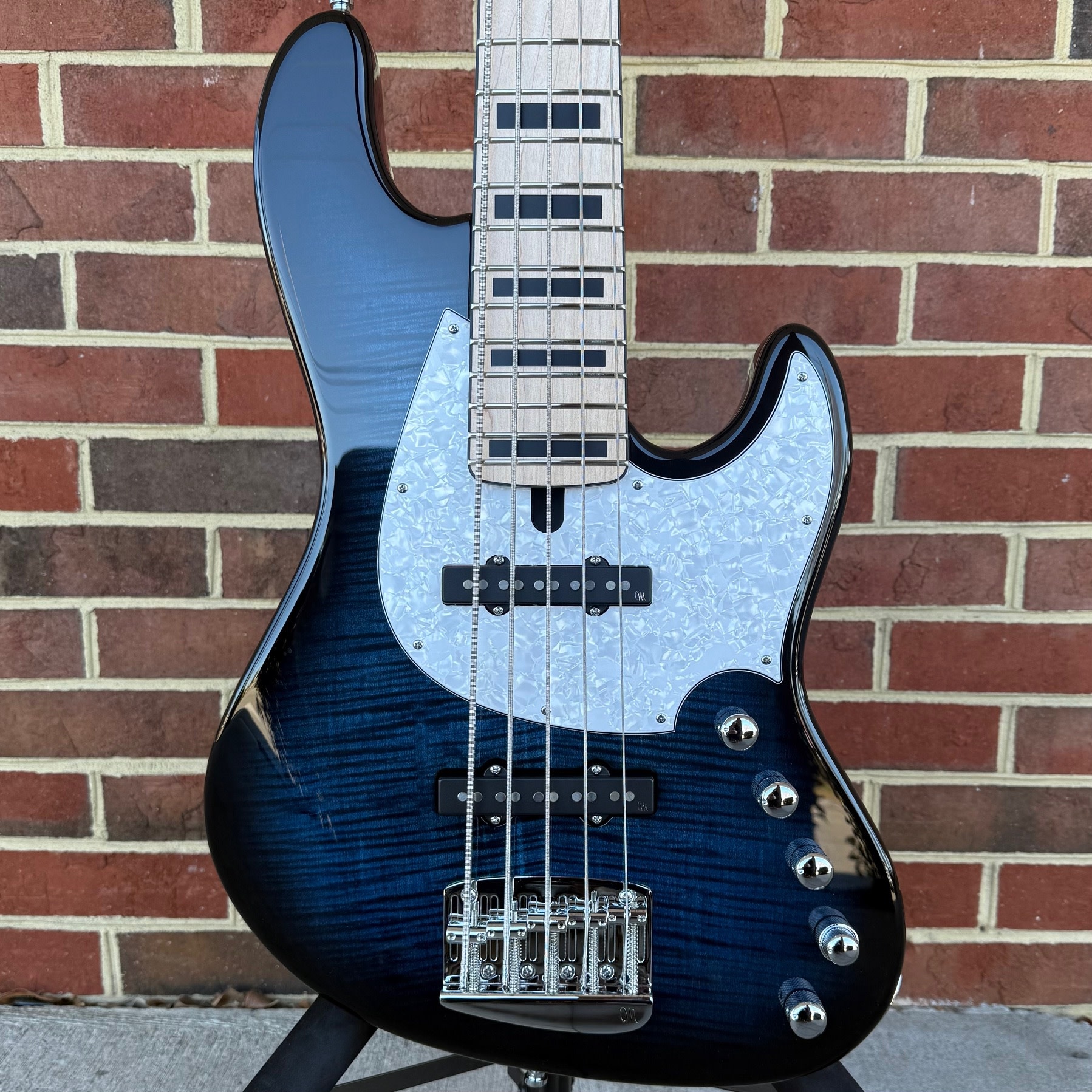 Mayones Jabba Custom 5, NAMM 2025, Trans Dirty Blue Burst Gloss, Flame ...