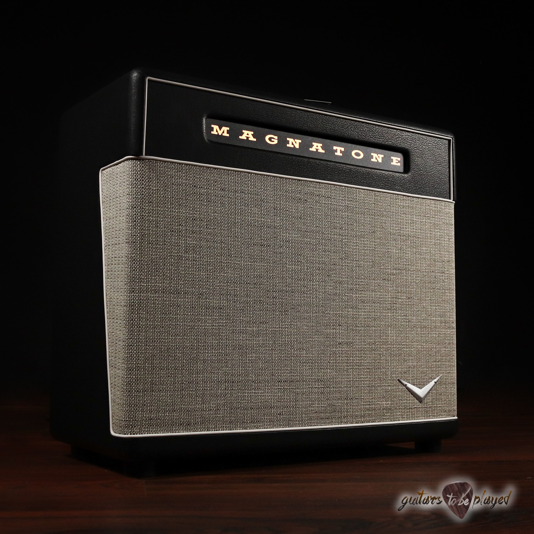 Magnatone Super Fifteen 15-Watt Tube 1x12” Combo Amp w/ Cover - Guitars ...