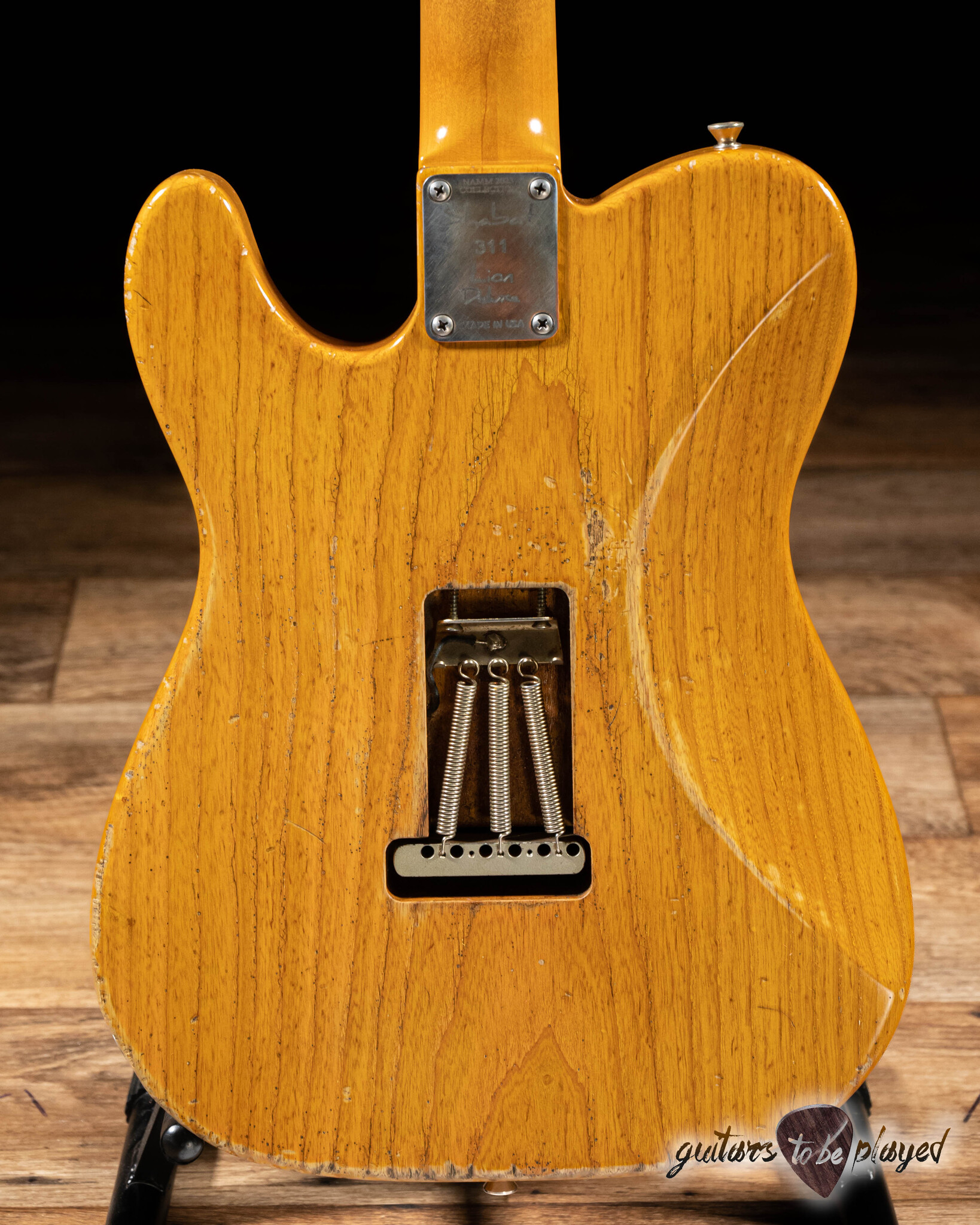 Shabat Lion Deluxe 1pc Swamp Ash Guitar w/ Tremolo – Natural - Guitars ...