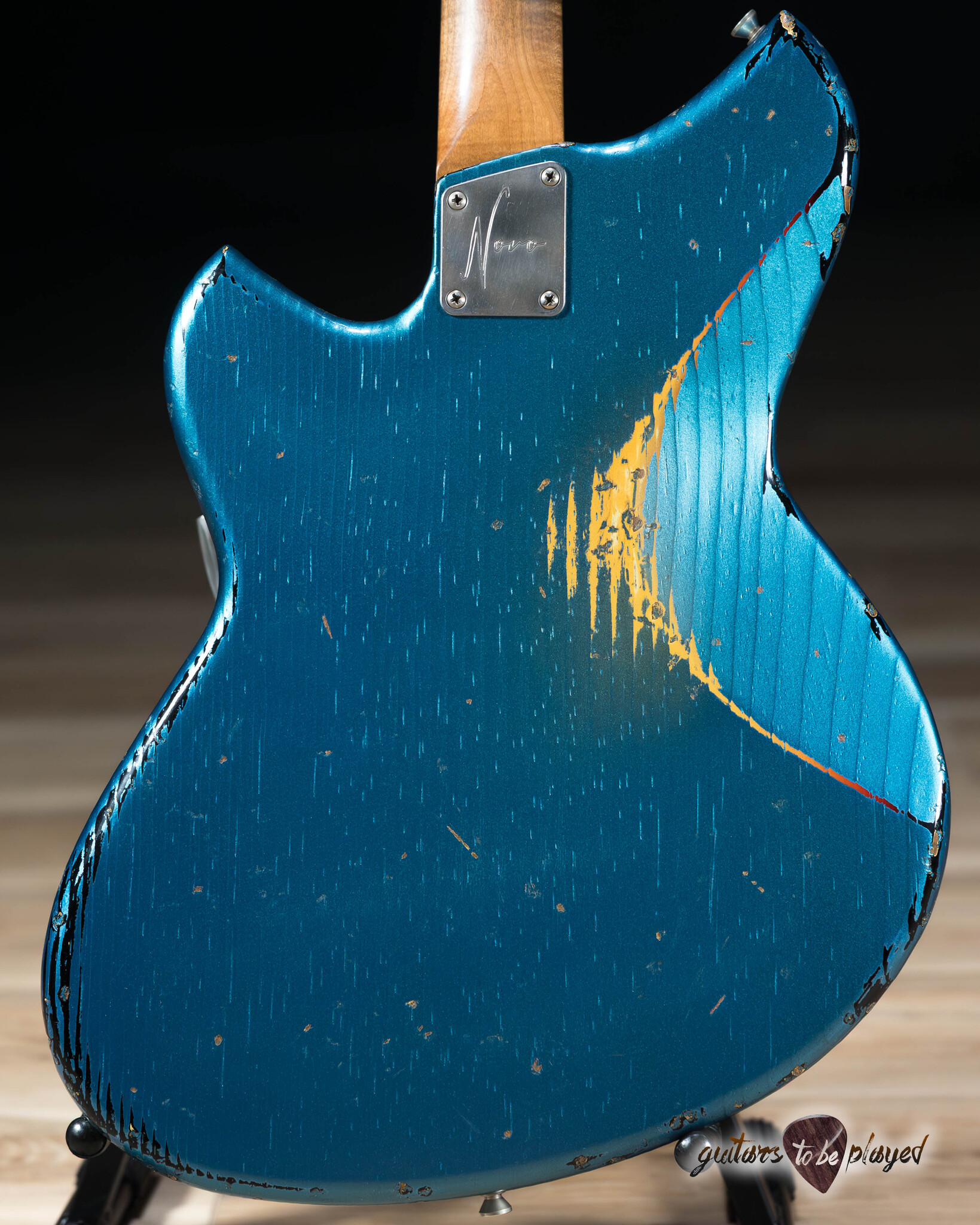 Novo Nucleus Serus J Guitar – Lake Placid Blue over '64 3-Tone Burst ...