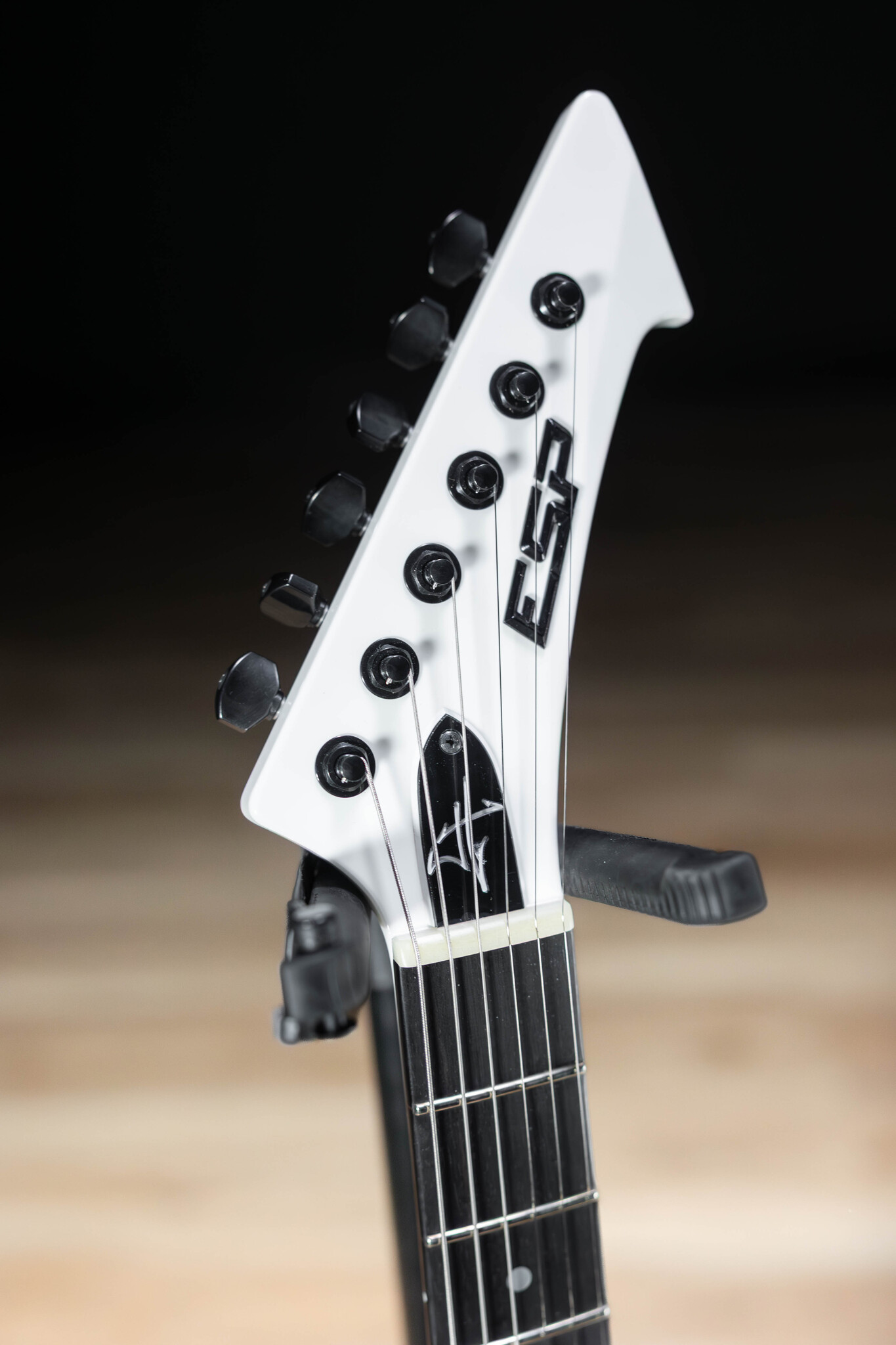 ESP Snakebyte James Hetfield Signature Custom Shop Guitar – Snow White ...