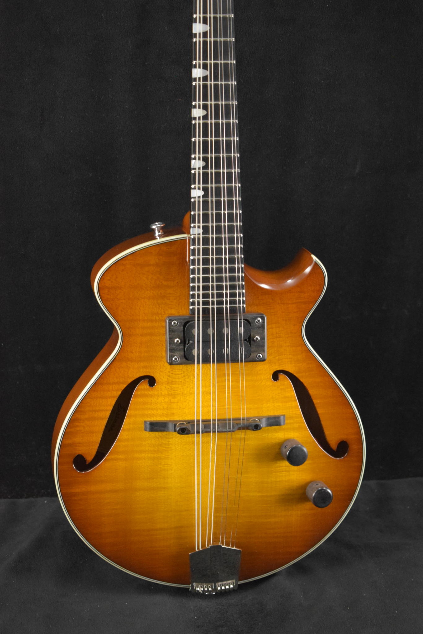 Eastman ER-M-GB El Rey Mando Electric Mandolin Goldburst - Fuller's Guitar