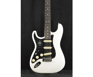Fender Player II Stratocaster Left-Hand Polar White Rosewood Fender Player II Stratocaster Left-Hand Polar White Rosewood