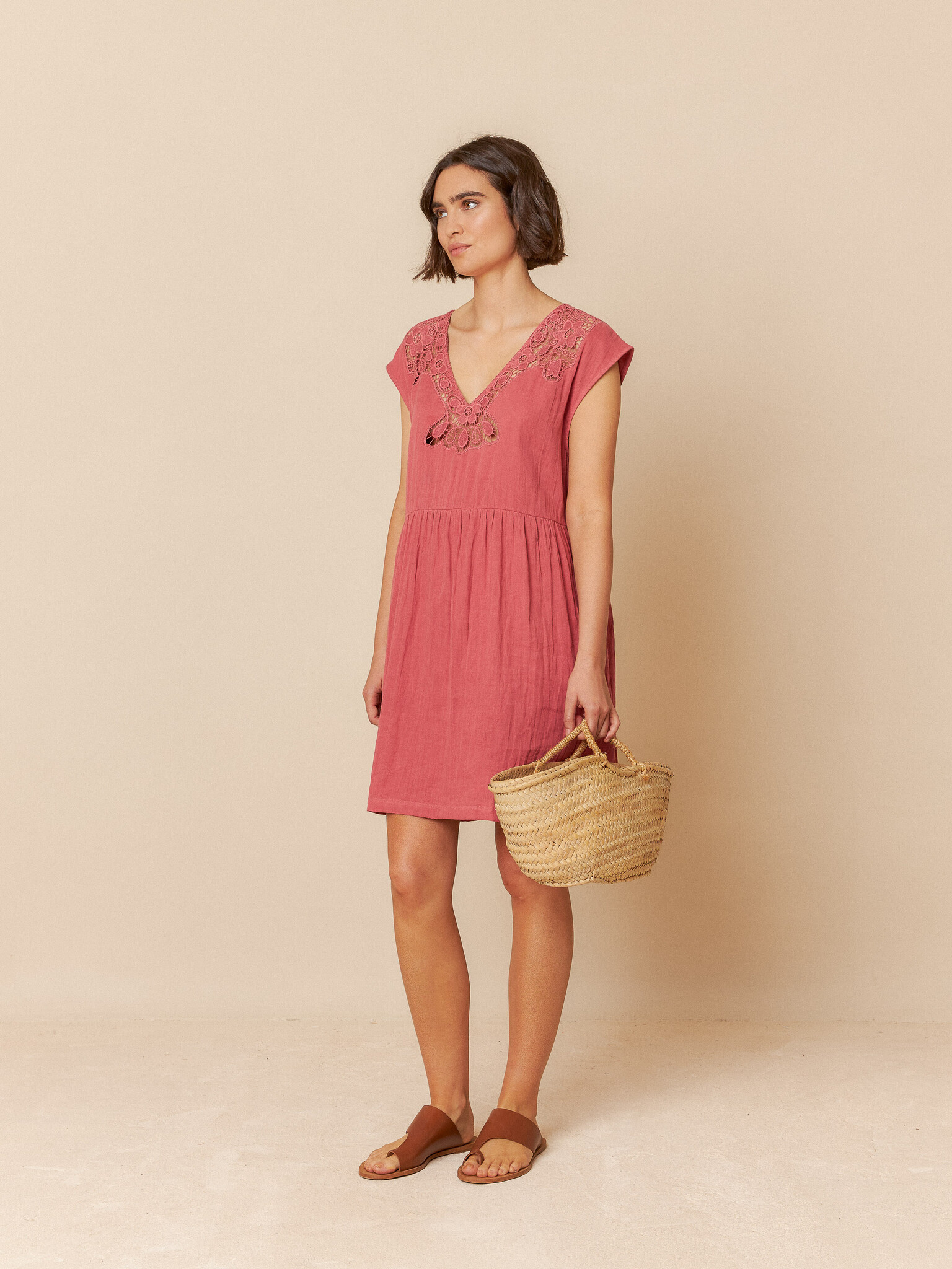 INDI AND COLD 25E ROBE COL EN V BRODE PASTEQUE - Boutique Nomade