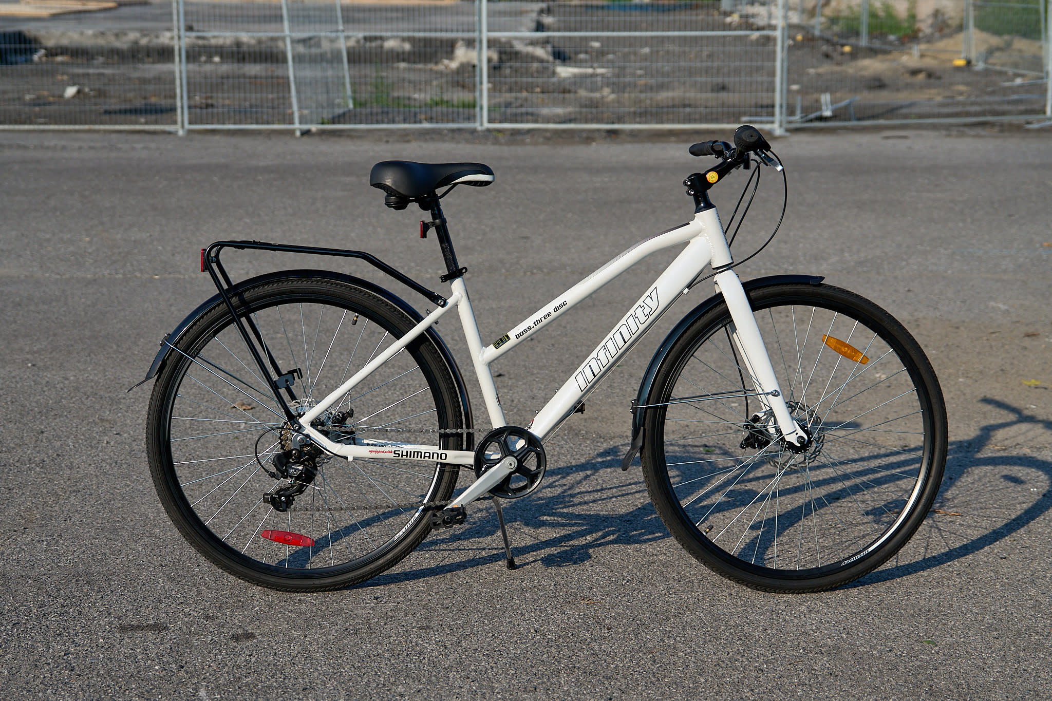 INFINITY BOSS THREE DISC RIGID 7 SPEED W HYBRID BIKE WHITE - Dinardos ...
