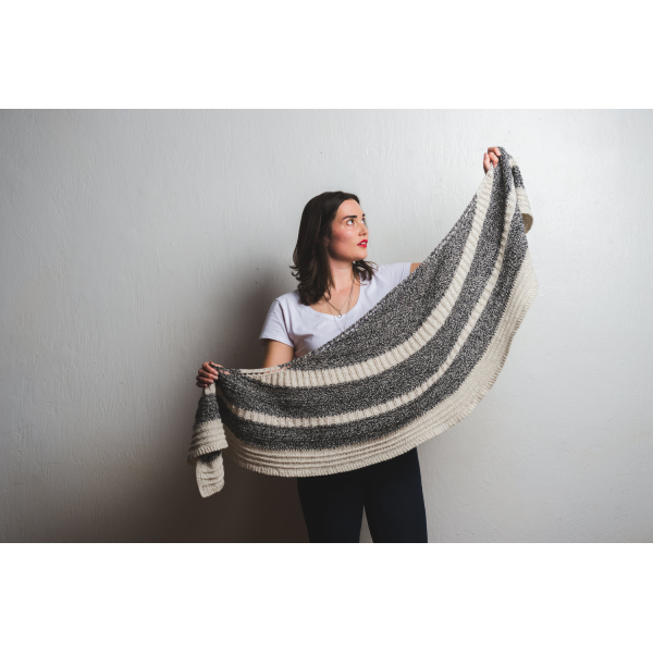 Very Shannon Feyre Shawl Shawl - Valley Yarn Ltd