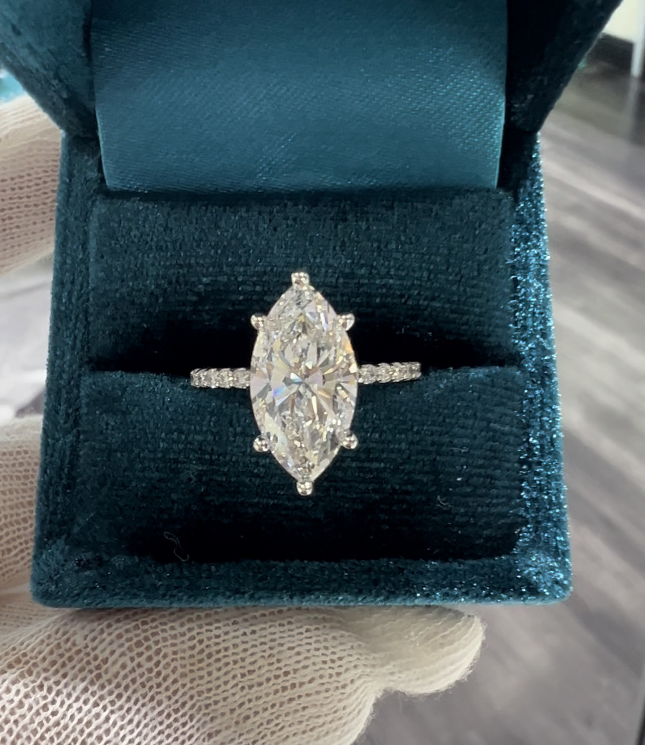 14kW 3ct LabGrown Diamond F/VS1 Marquise cut with Hidden Halo - Beyond ...