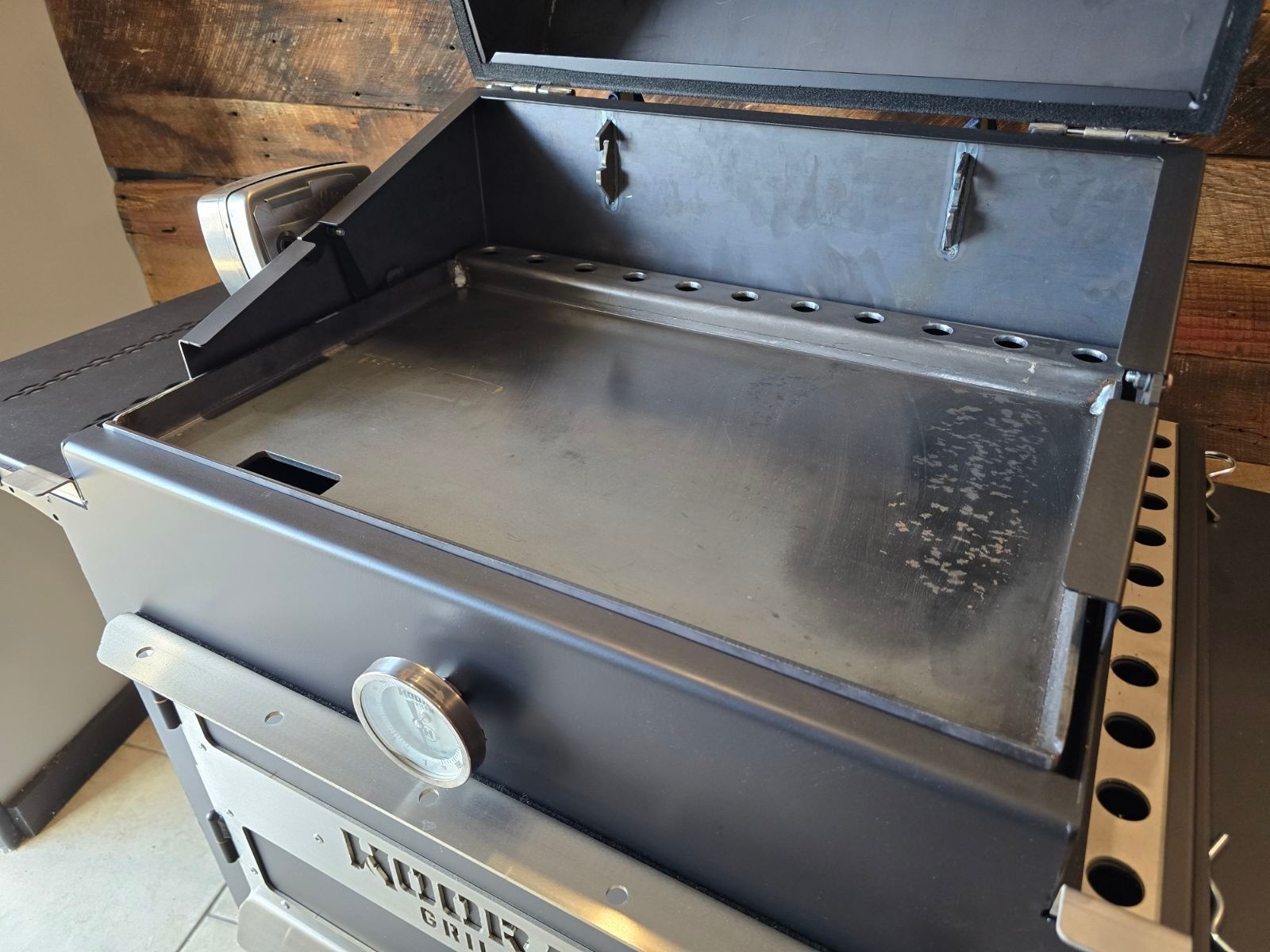 Hooray Smokebox Plancha Kit - The Grill Guys