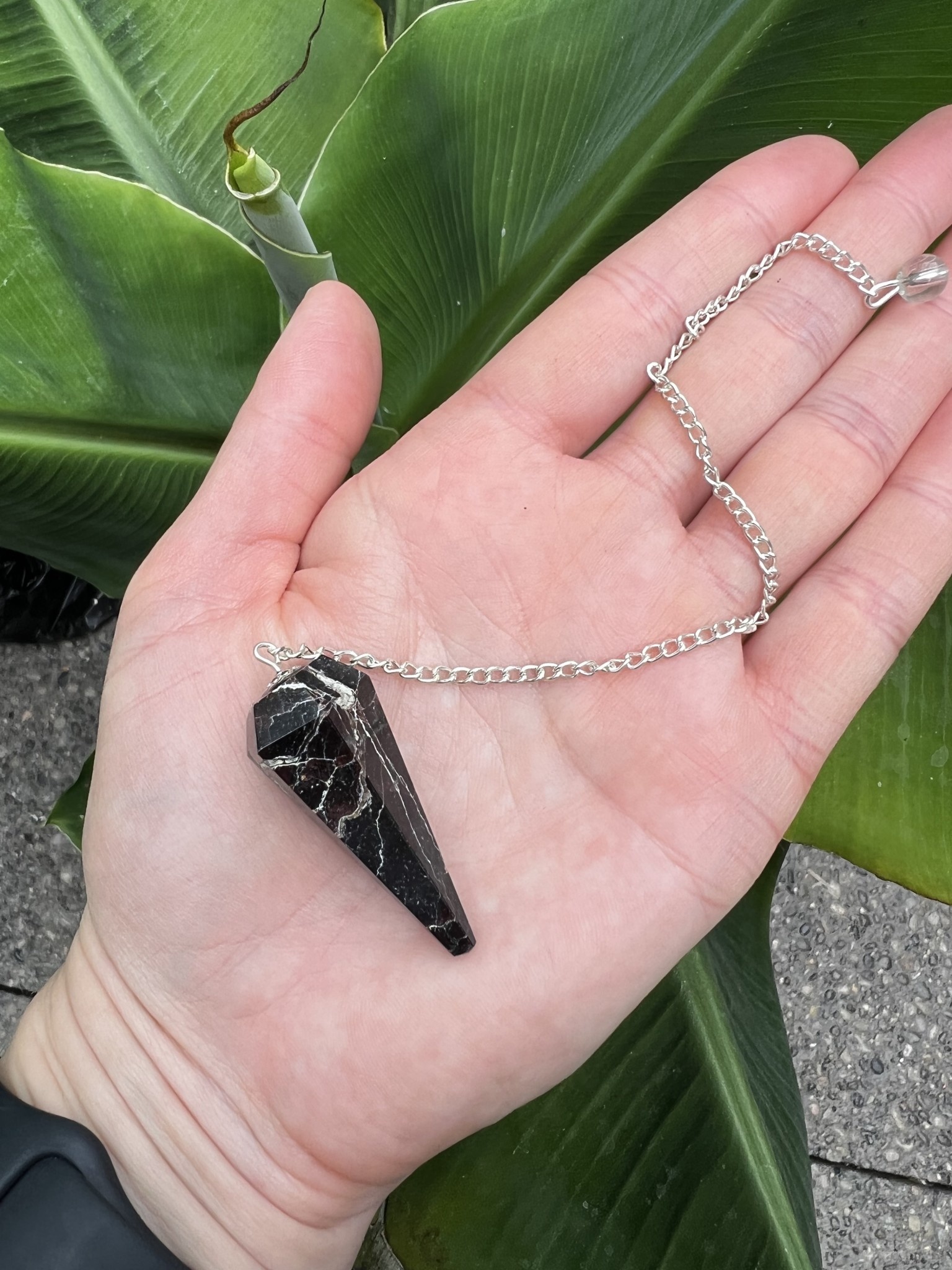 Garnet Pendulum - The Raw Rock Shop Inc.