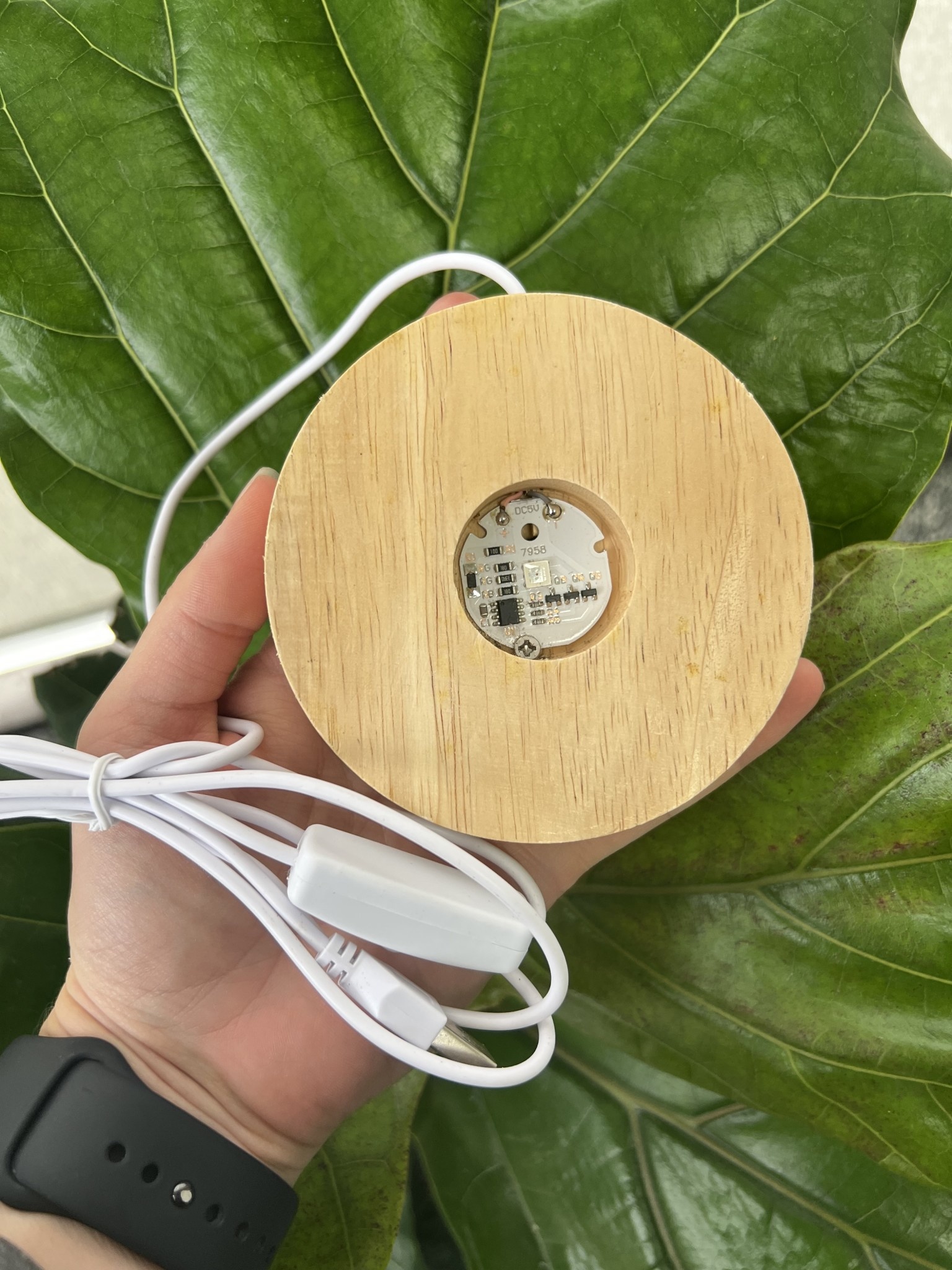 LED Light Base Lrg, multi colour - The Raw Rock Shop Inc.