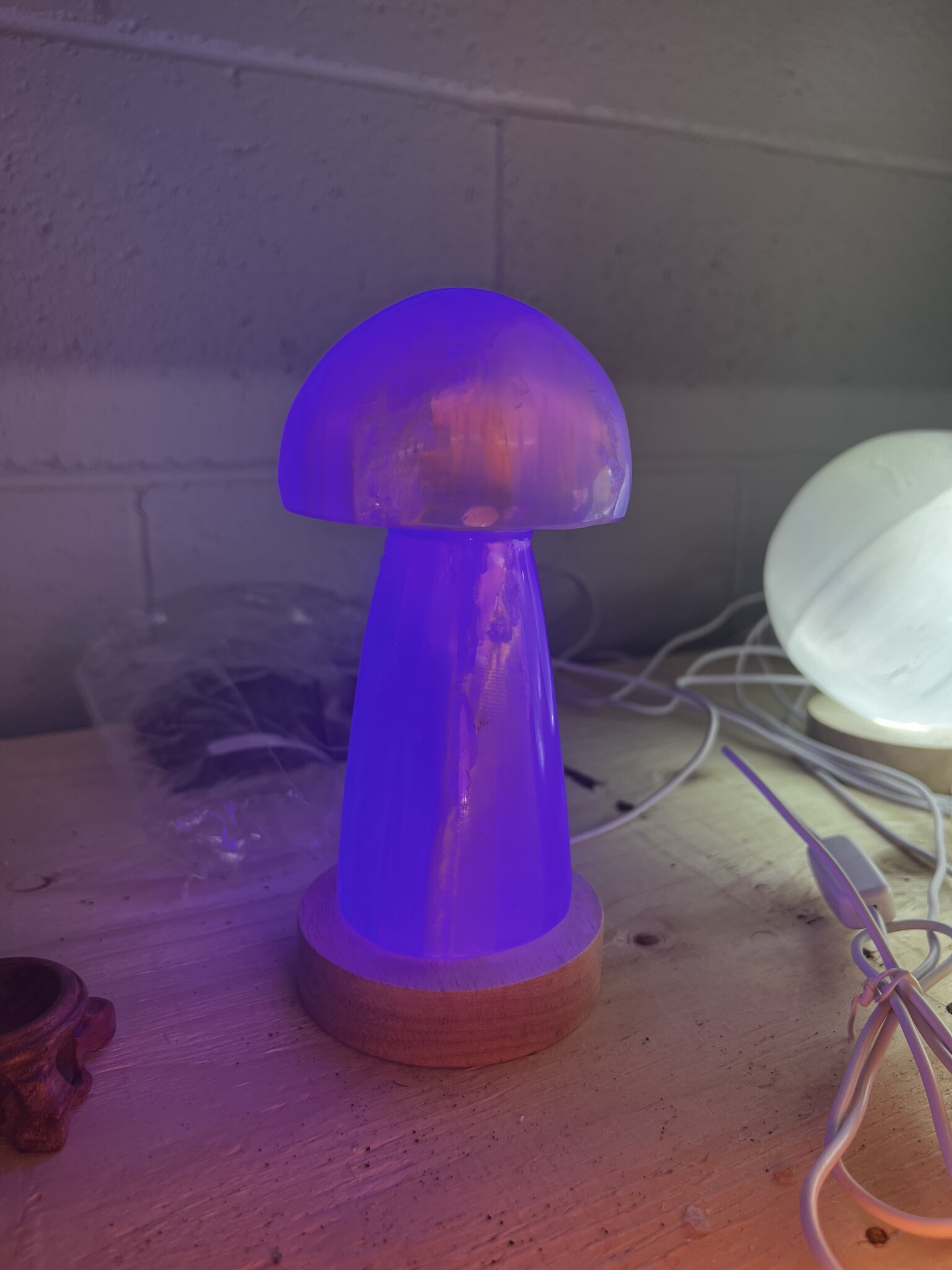 LED Light Base Lrg, multi colour - The Raw Rock Shop Inc.