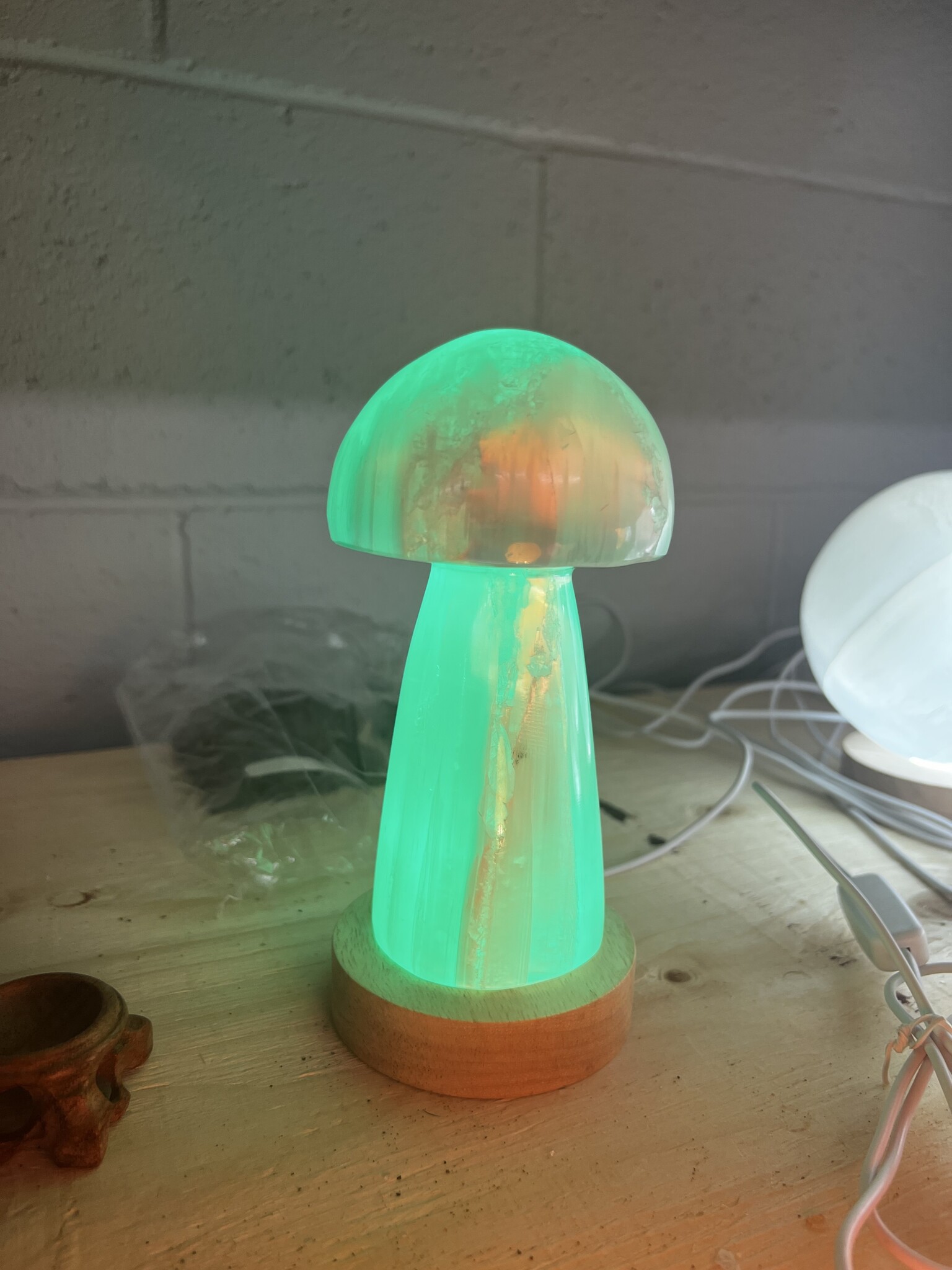 LED Light Base Sml, multi colour - The Raw Rock Shop Inc.