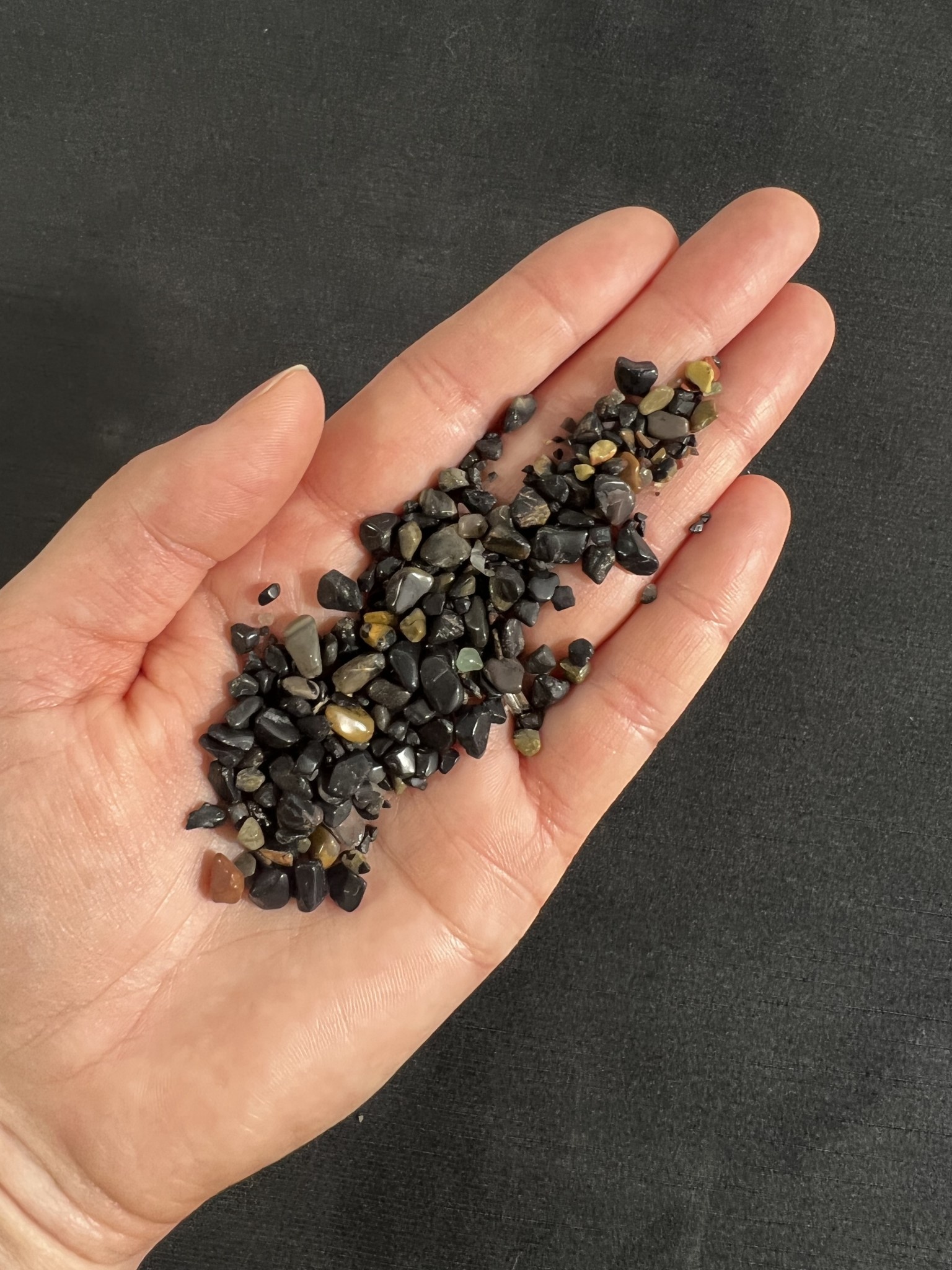 Black Onyx Chip Stones, Size 01 Chip - The Raw Rock Shop Inc.