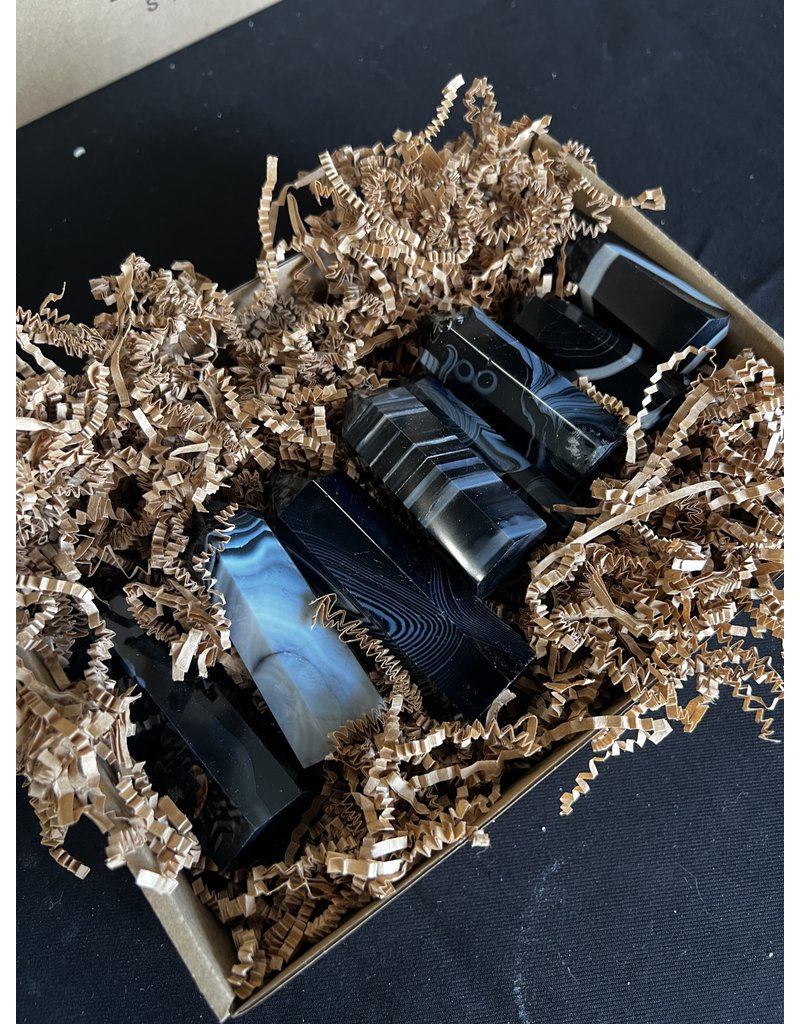 Black Banded Agate Points 1KG bulk lot - The Raw Rock Shop Inc.