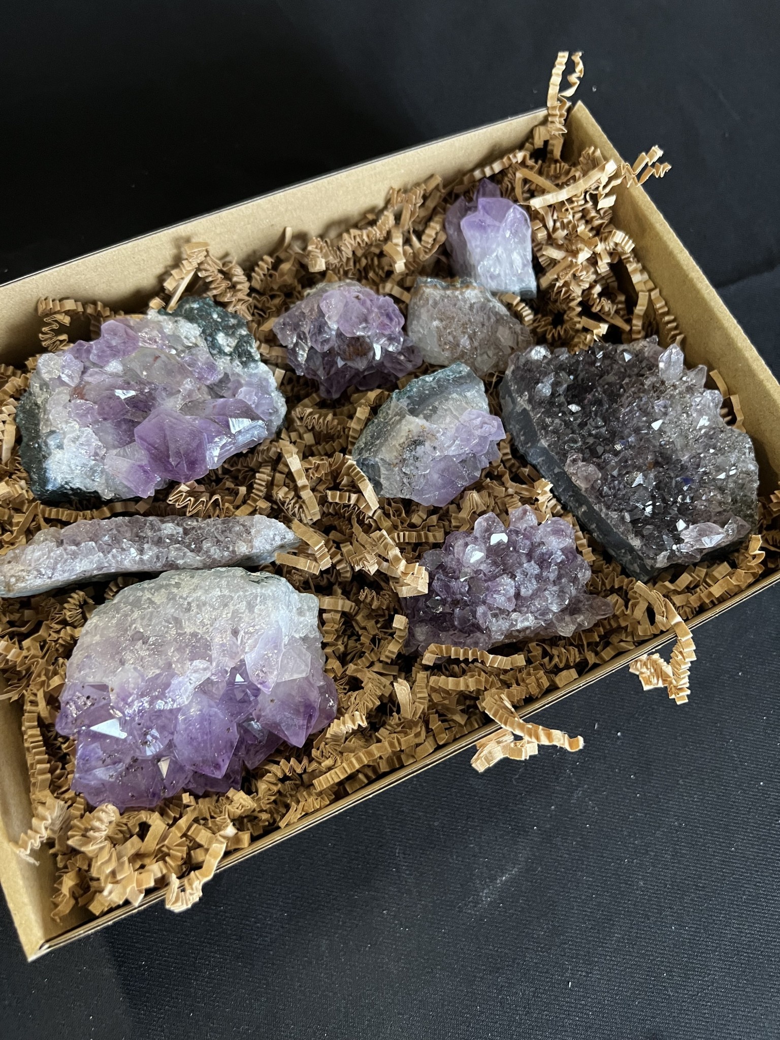 Amethyst Druzy Clusters 1KG bulk lot - The Raw Rock Shop Inc.