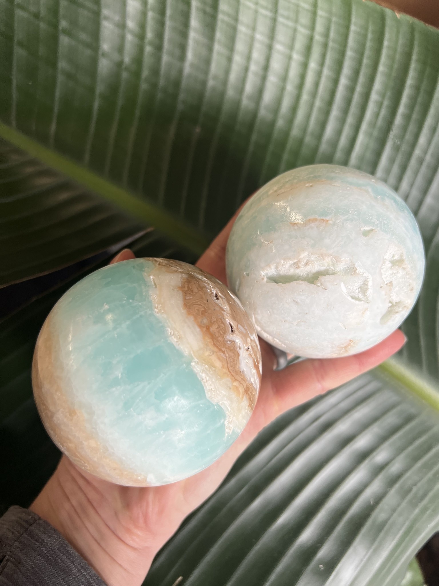 Caribbean Calcite Sphere, 80-84mm - The Raw Rock Shop Inc.