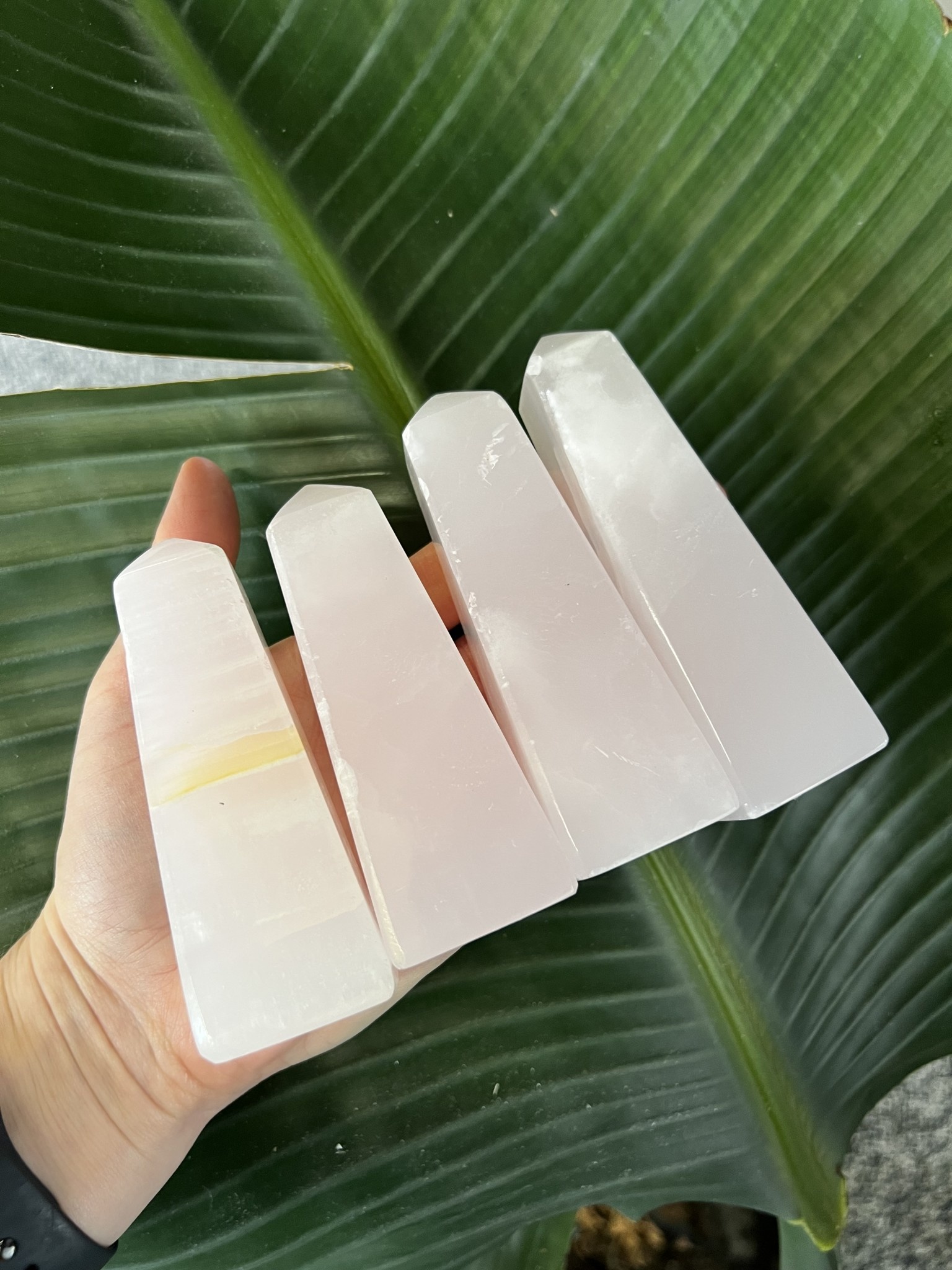 Mangano Calcite Point, Size Giant-Plus [225-249gr] - The Raw Rock Shop Inc.