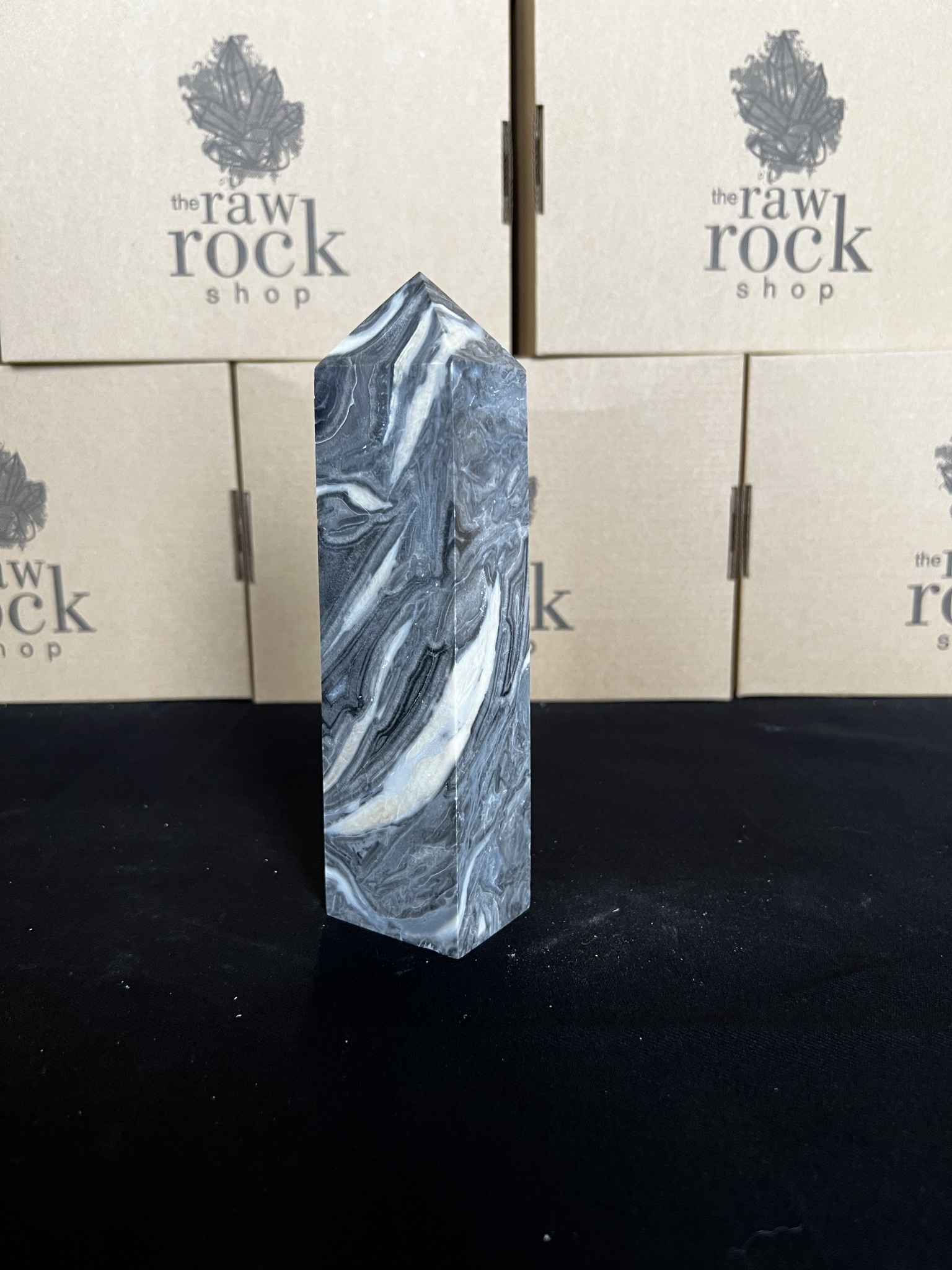 Shell Jasper Tower #8, 888gr - The Raw Rock Shop Inc.