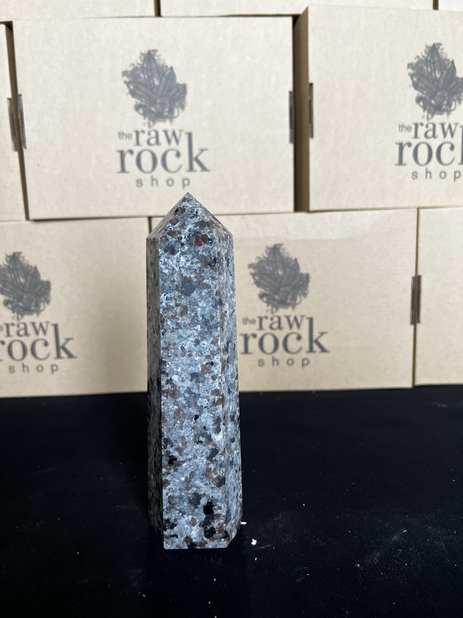 Yooperlite Tower #8, 798gr - The Raw Rock Shop Inc.