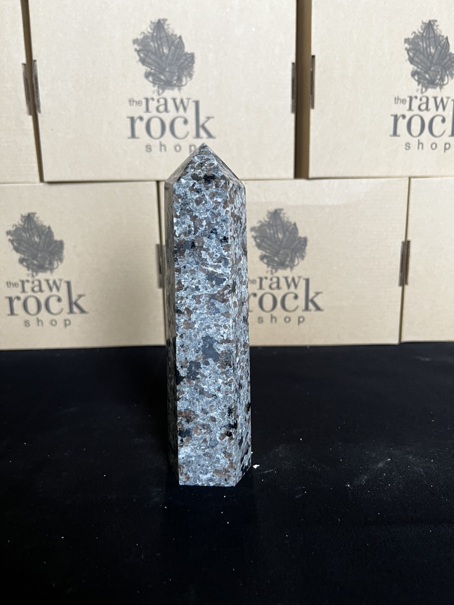 Yooperlite Tower #16, 800gr - The Raw Rock Shop Inc.