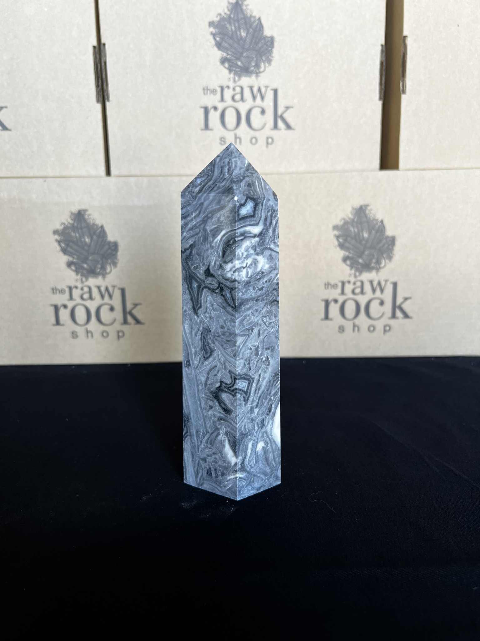 Shell Jasper Tower #47, 1044gr - The Raw Rock Shop Inc.