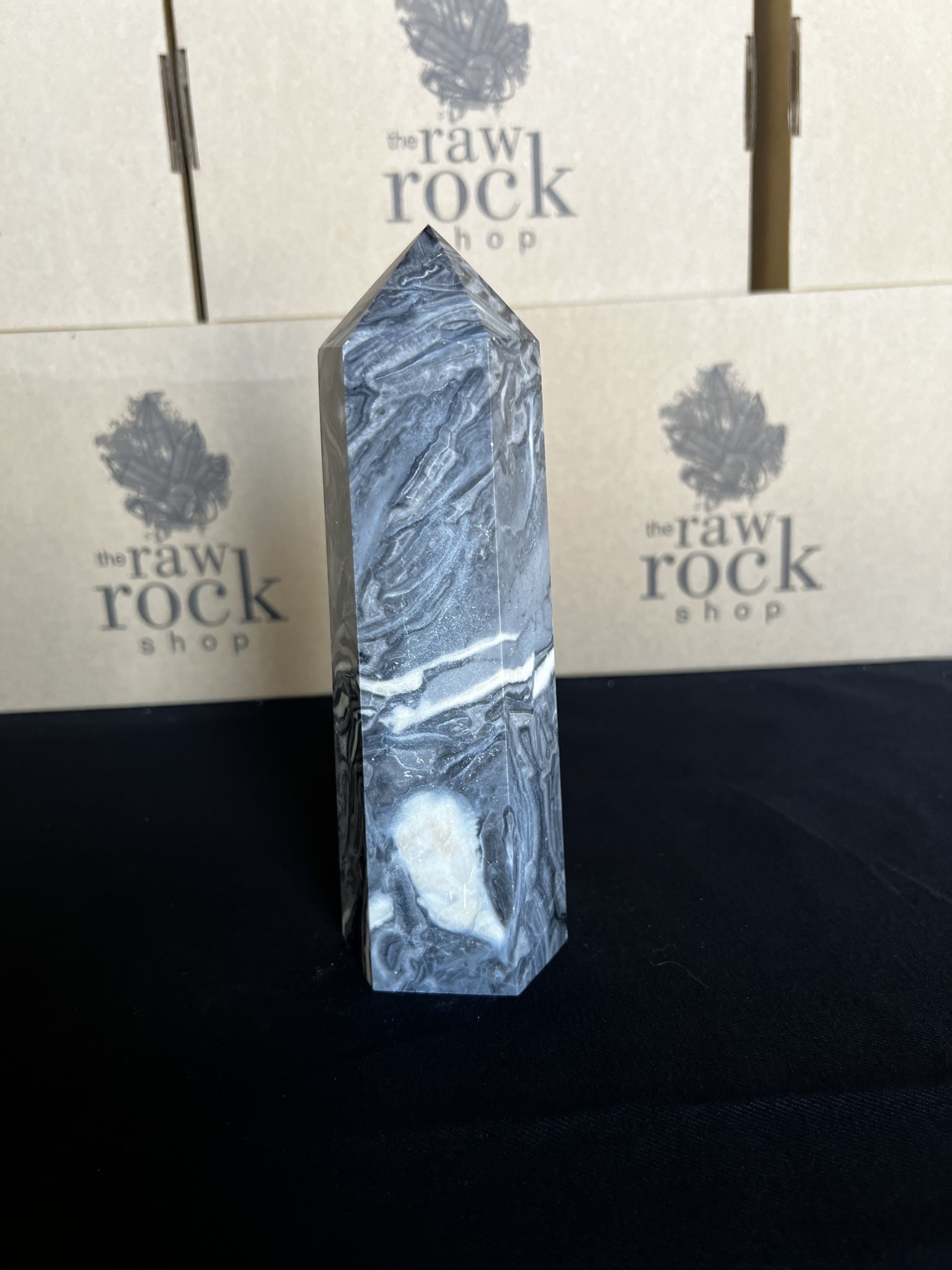 Shell Jasper Tower #51, 1094gr - The Raw Rock Shop Inc.