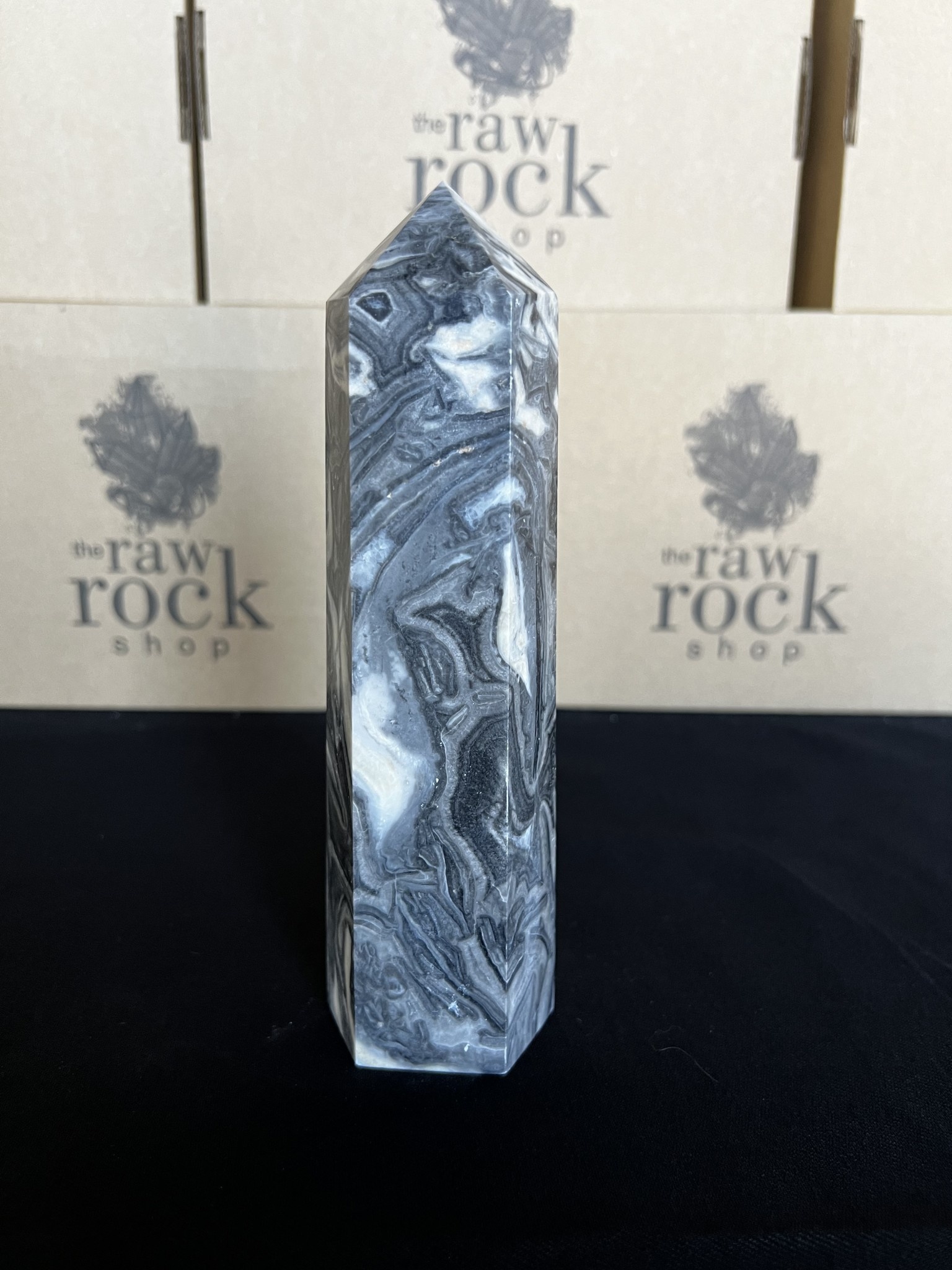 Shell Jasper Tower #53, 958gr - The Raw Rock Shop Inc.