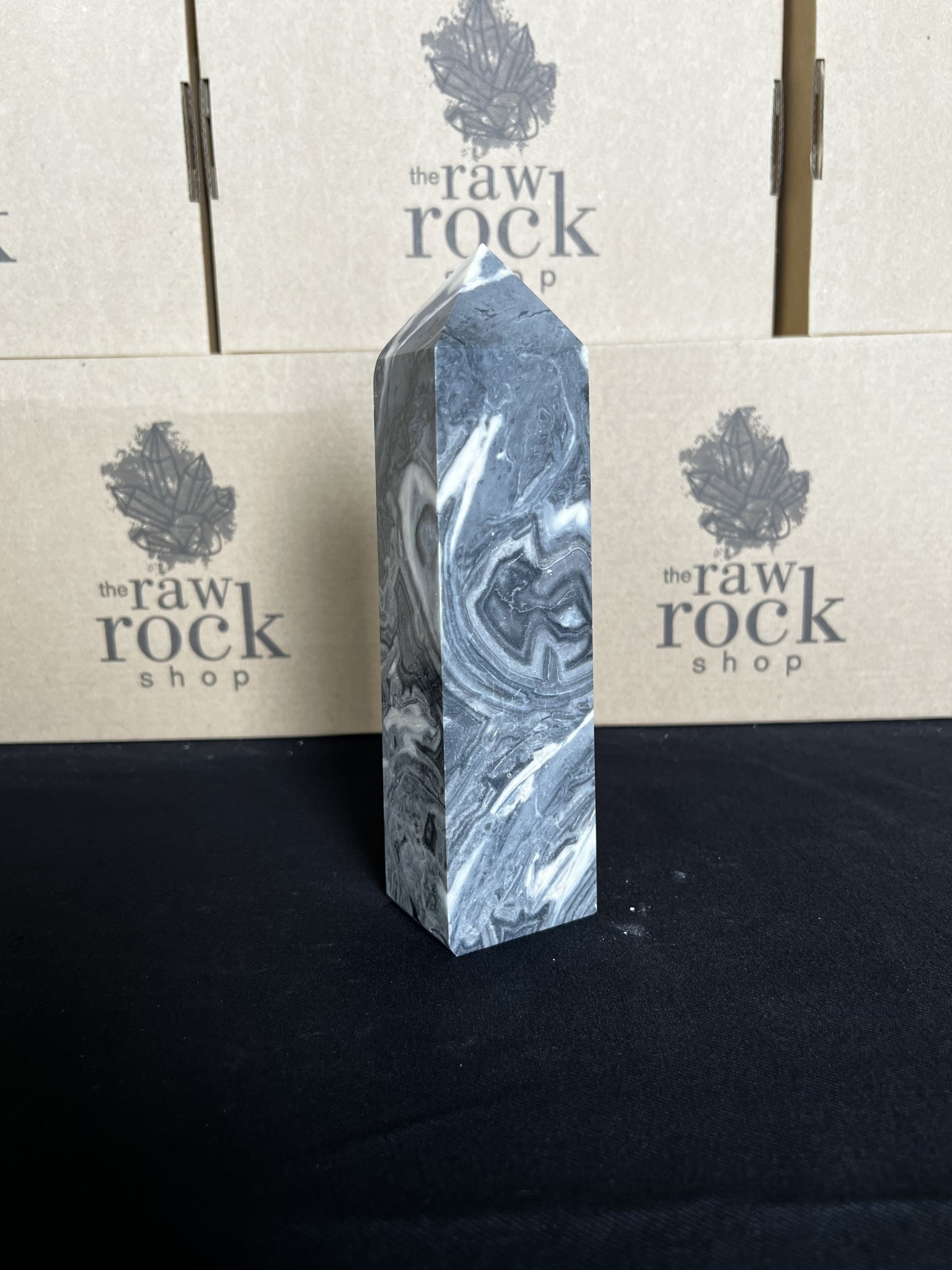Shell Jasper Tower #66, 1020gr - The Raw Rock Shop Inc.