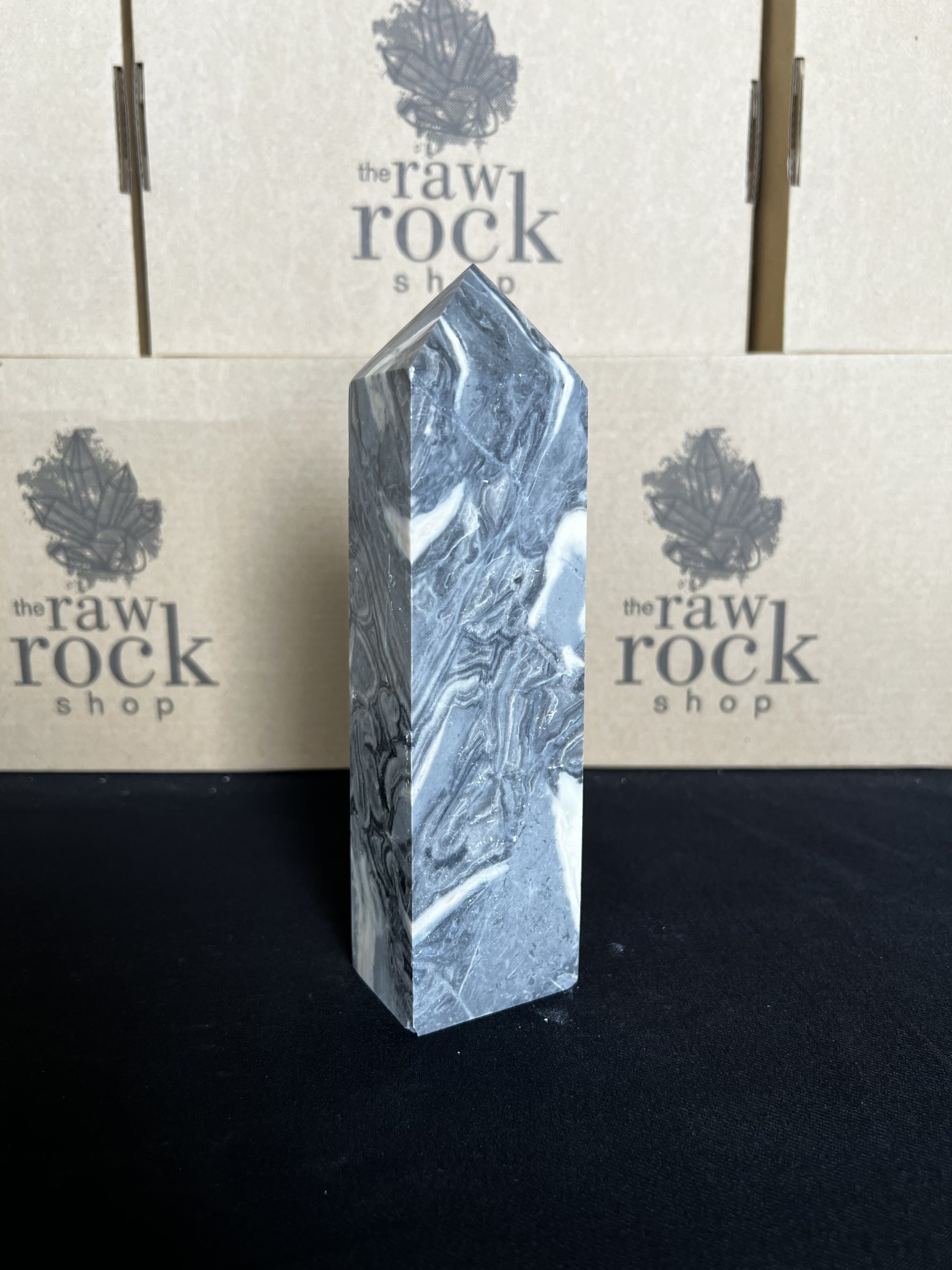 Shell Jasper Tower #65, 956gr - The Raw Rock Shop Inc.