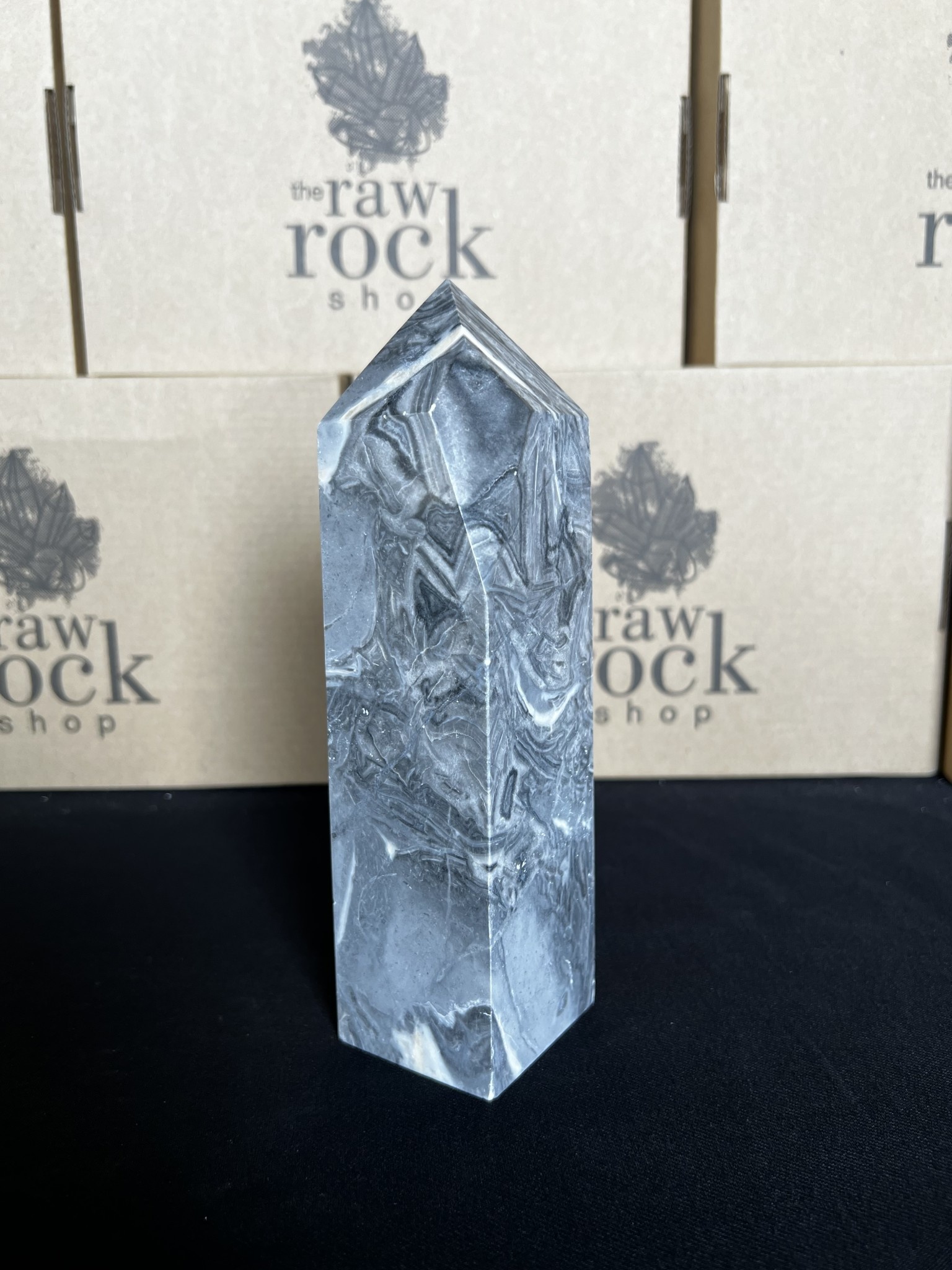 Shell Jasper Tower #62, 1178gr - The Raw Rock Shop Inc.