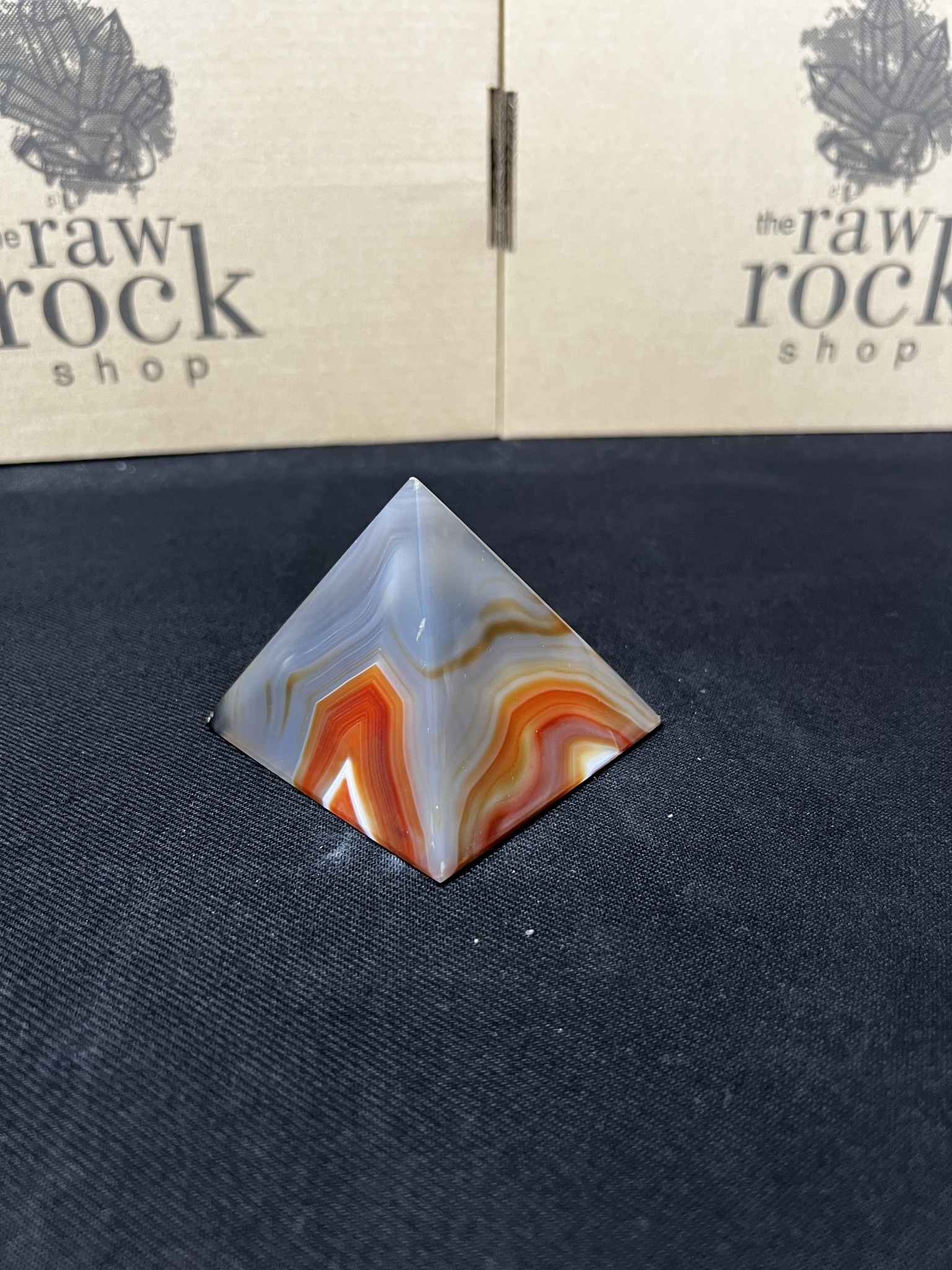 Red Agate Pyramid #10, 246gr - The Raw Rock Shop Inc.