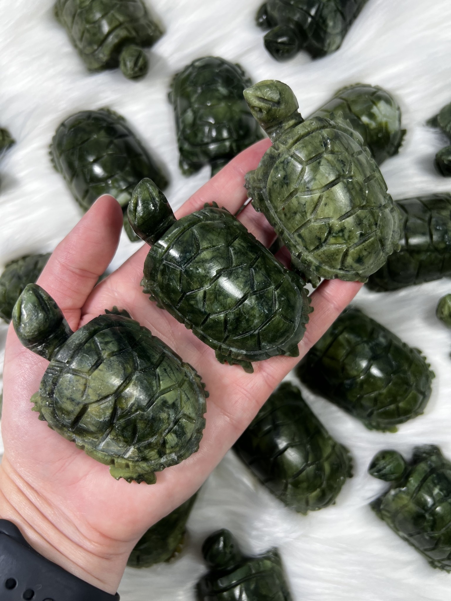 Green Jade Turtle Carving - The Raw Rock Shop Inc.