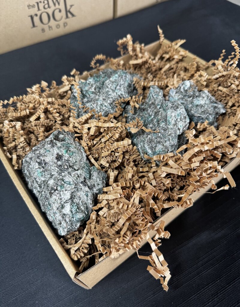 Emerald in Matrix Specimen 1KG bulk lot - The Raw Rock Shop Inc.