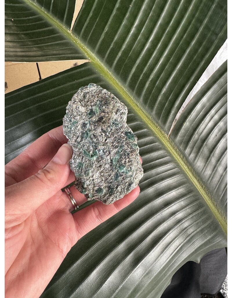 Emerald in Matrix Specimen #51, 214gr - The Raw Rock Shop Inc.