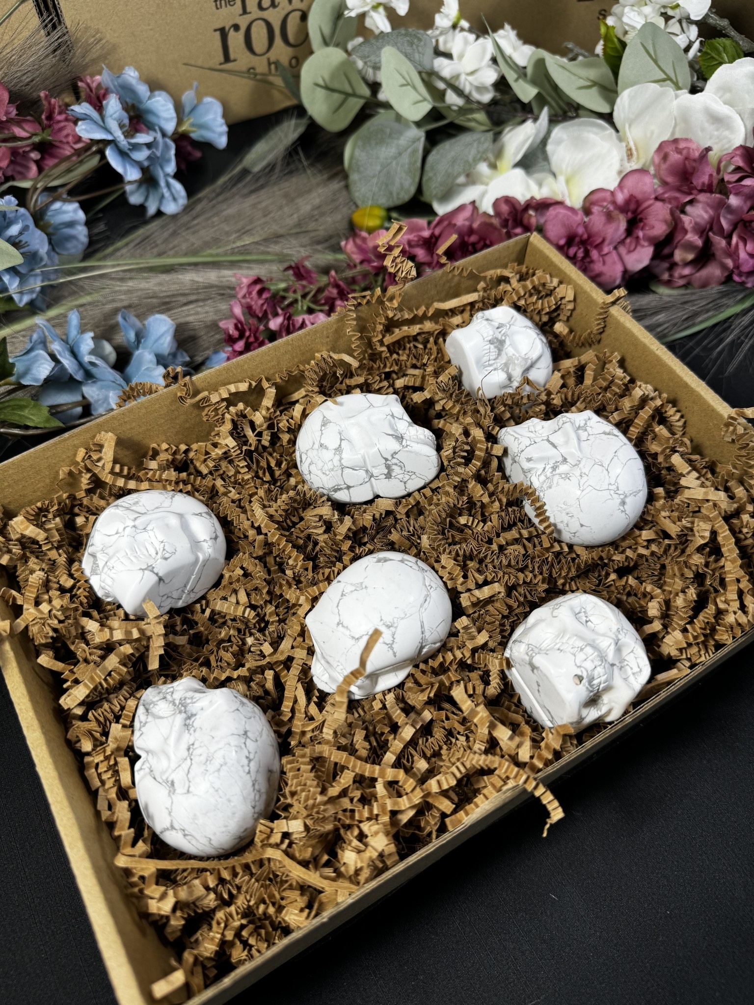 2" Howlite Skull 1KG bulk lot - The Raw Rock Shop Inc.