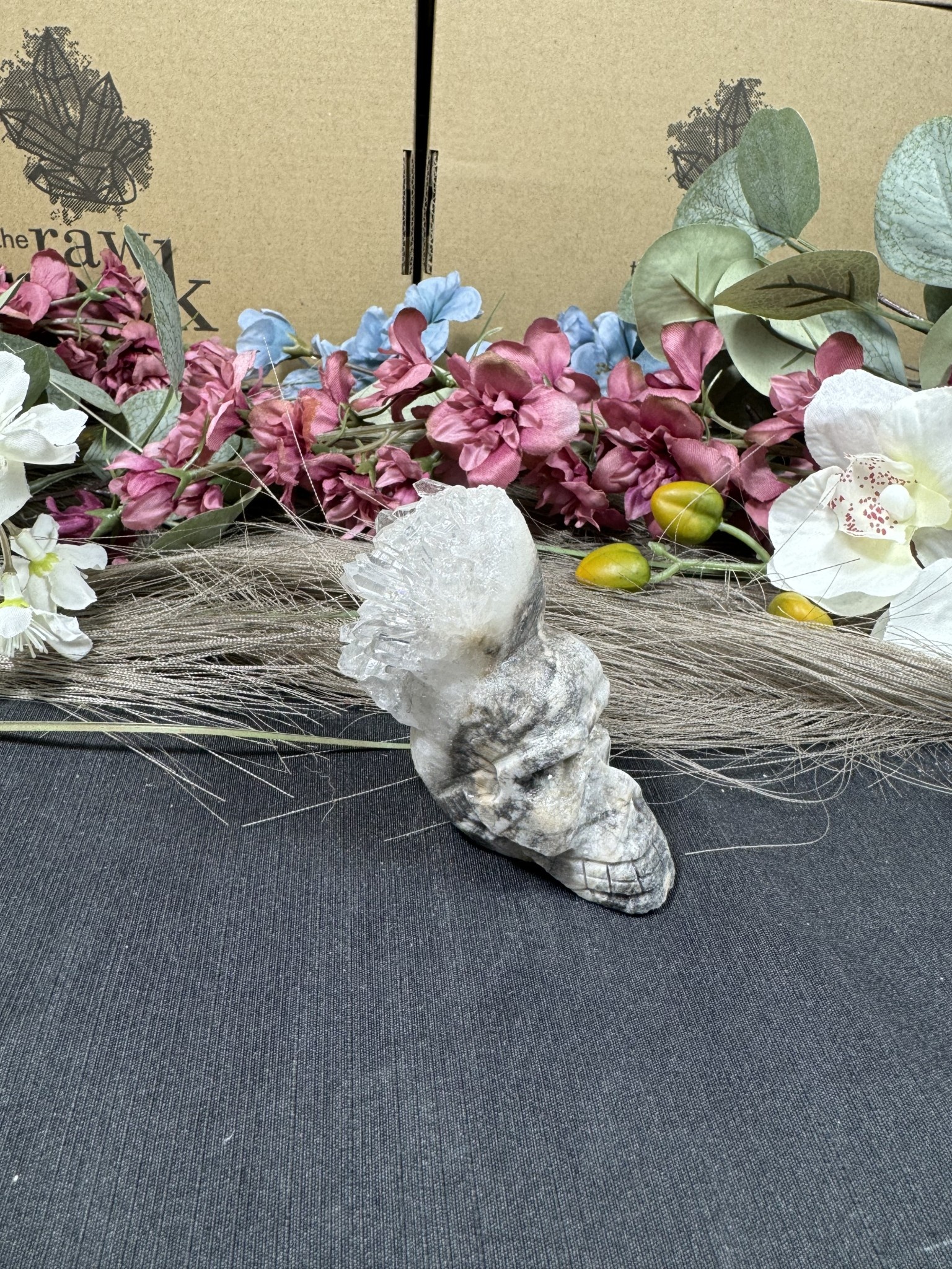 Cluster Skull #22, 158gr - The Raw Rock Shop Inc.