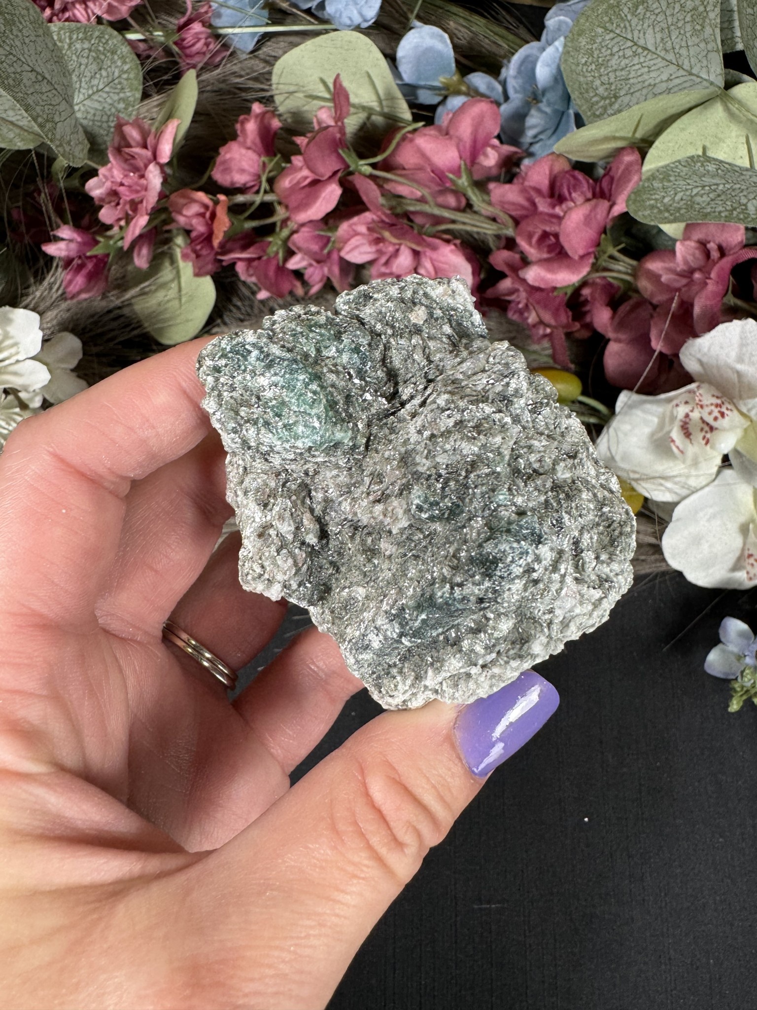 Emerald in Matrix Specimen #113, 170gr - The Raw Rock Shop Inc.