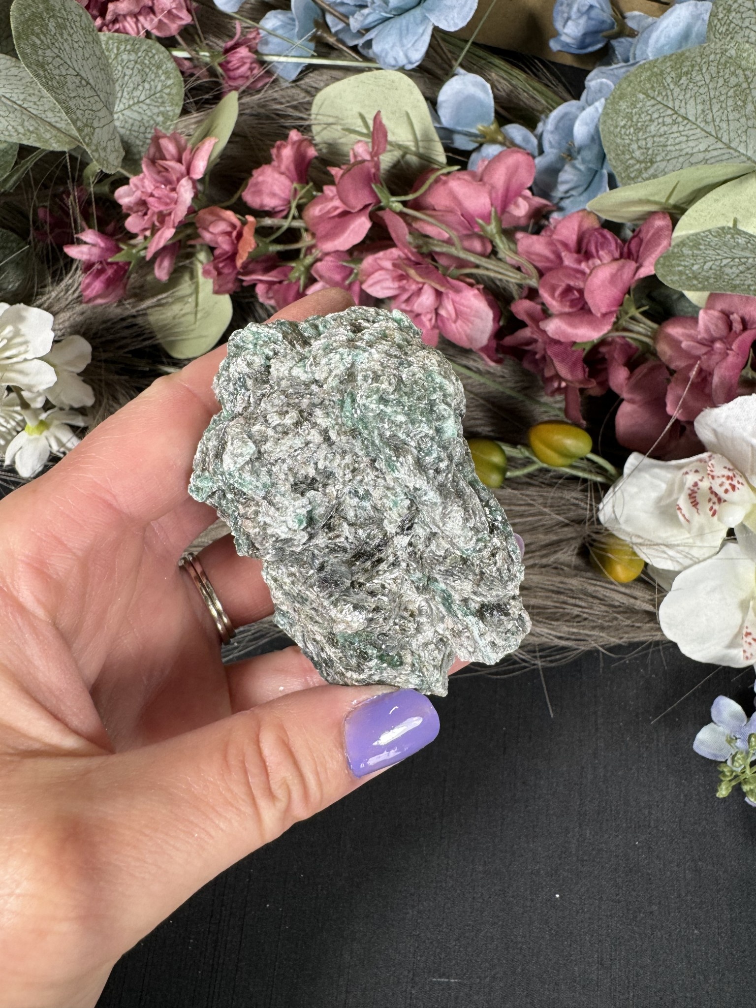 Emerald in Matrix Specimen #116, 180gr - The Raw Rock Shop Inc.