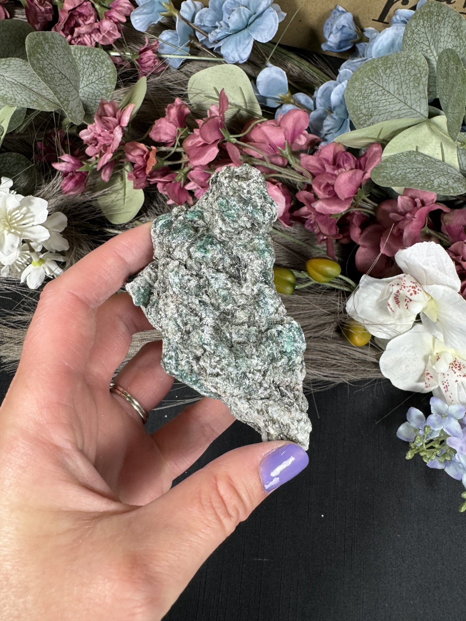 Emerald in Matrix Specimen #122, 182gr - The Raw Rock Shop Inc.