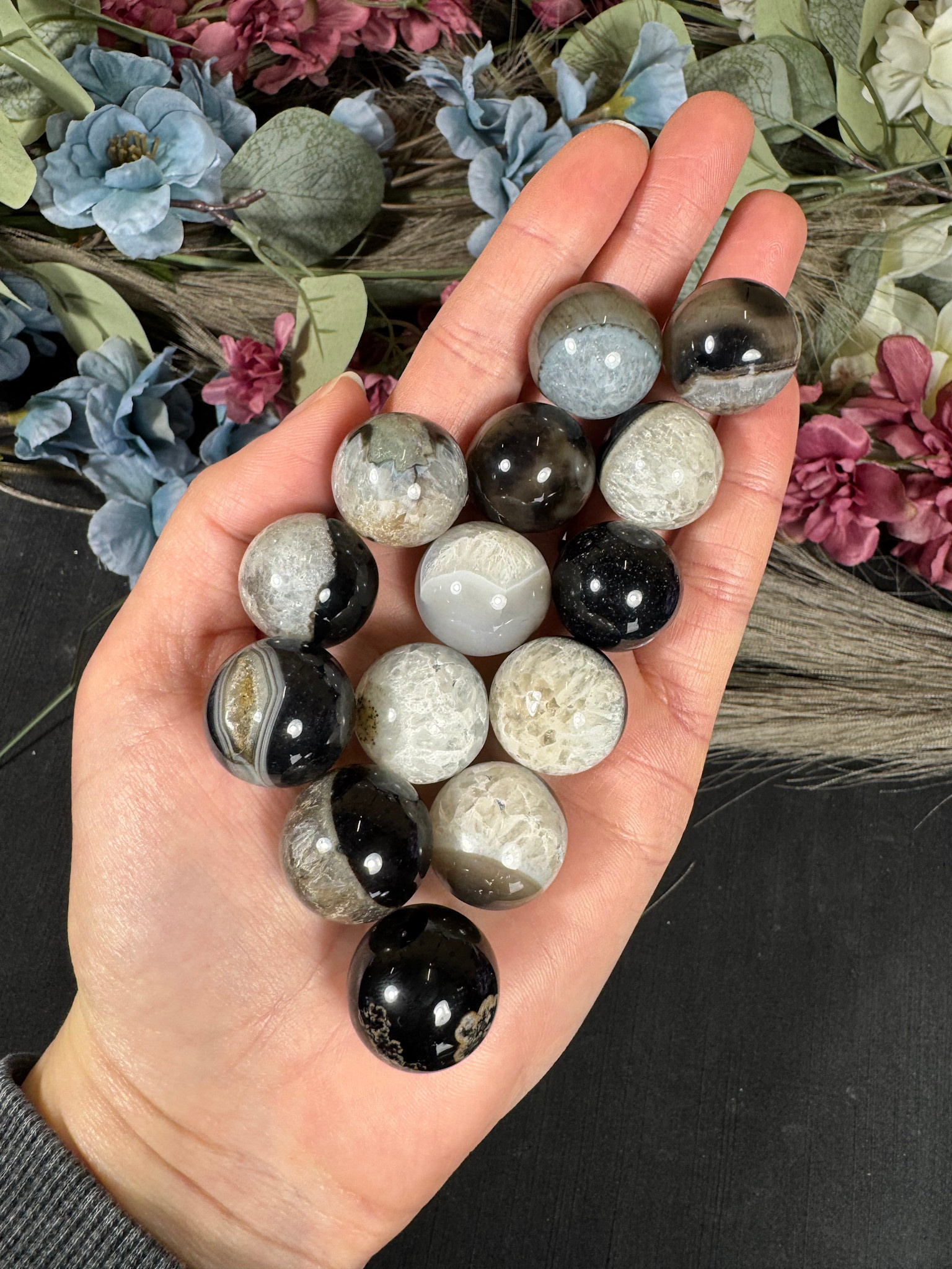 Mini Black Agate Sphere, 2-2.4cm - The Raw Rock Shop Inc.