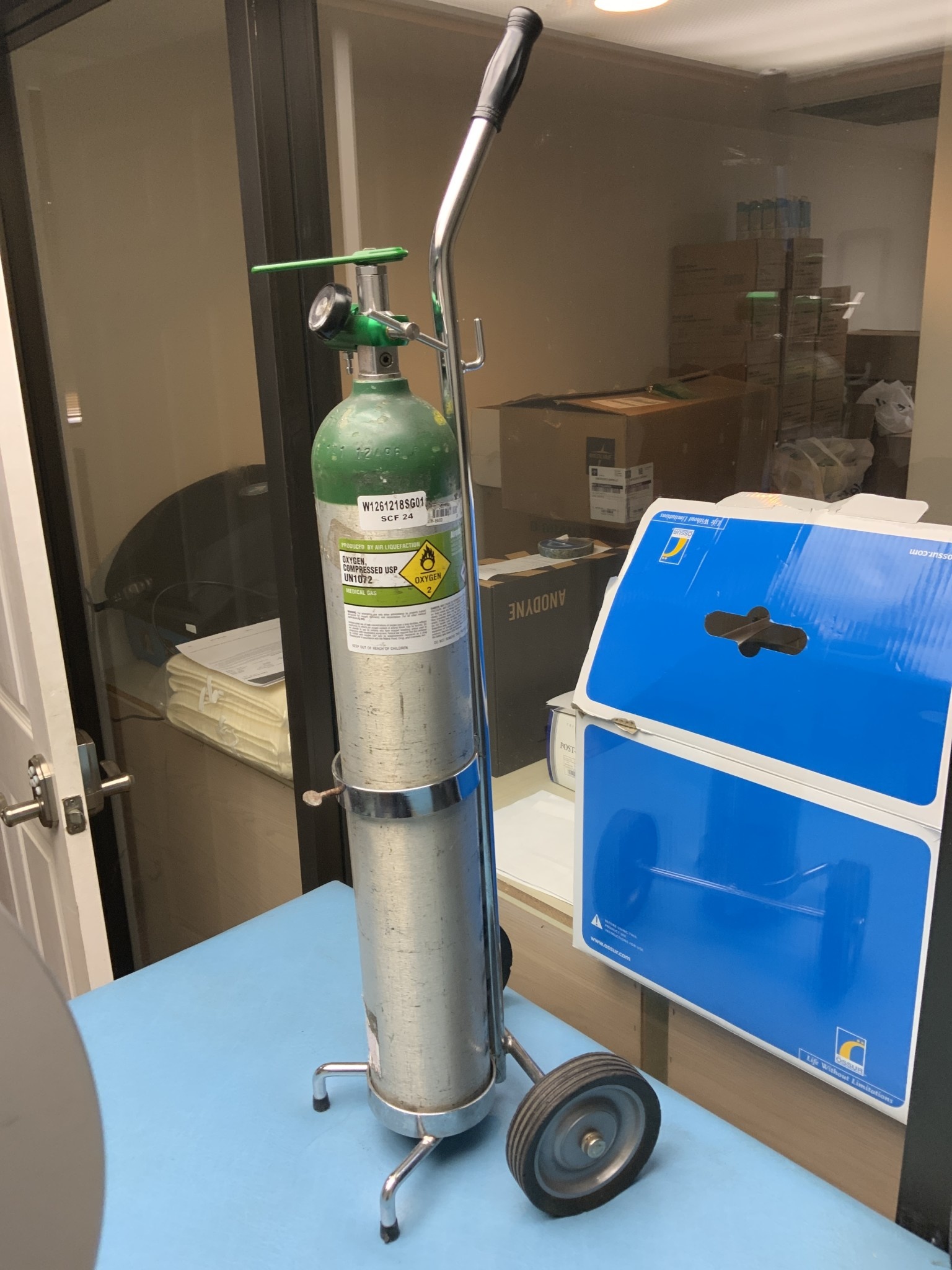 Airgas Oxygen Tank (E) - AME4Retail