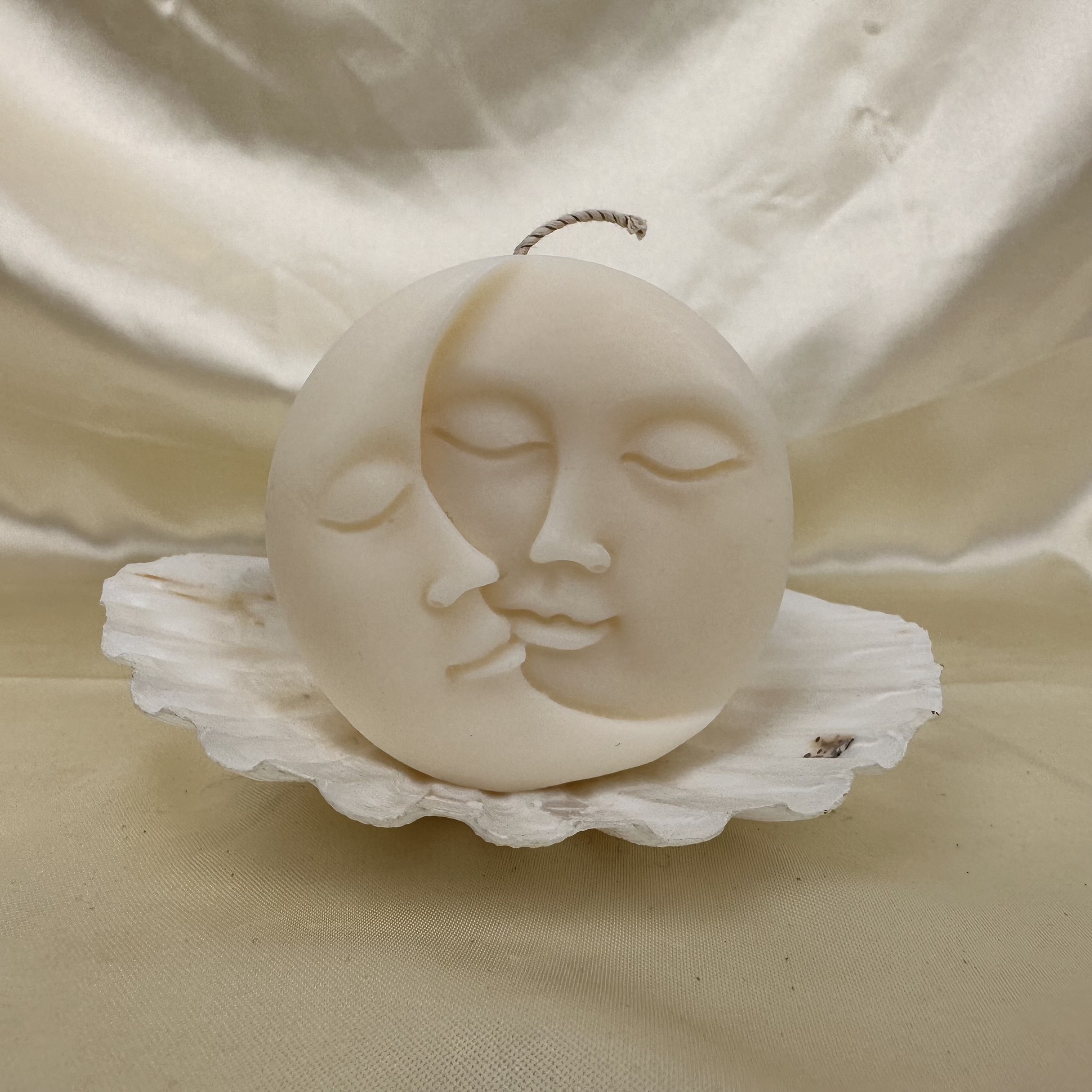 Creamy-White Soy Wax Moon Candle - Clean Cotton - Desert Rose