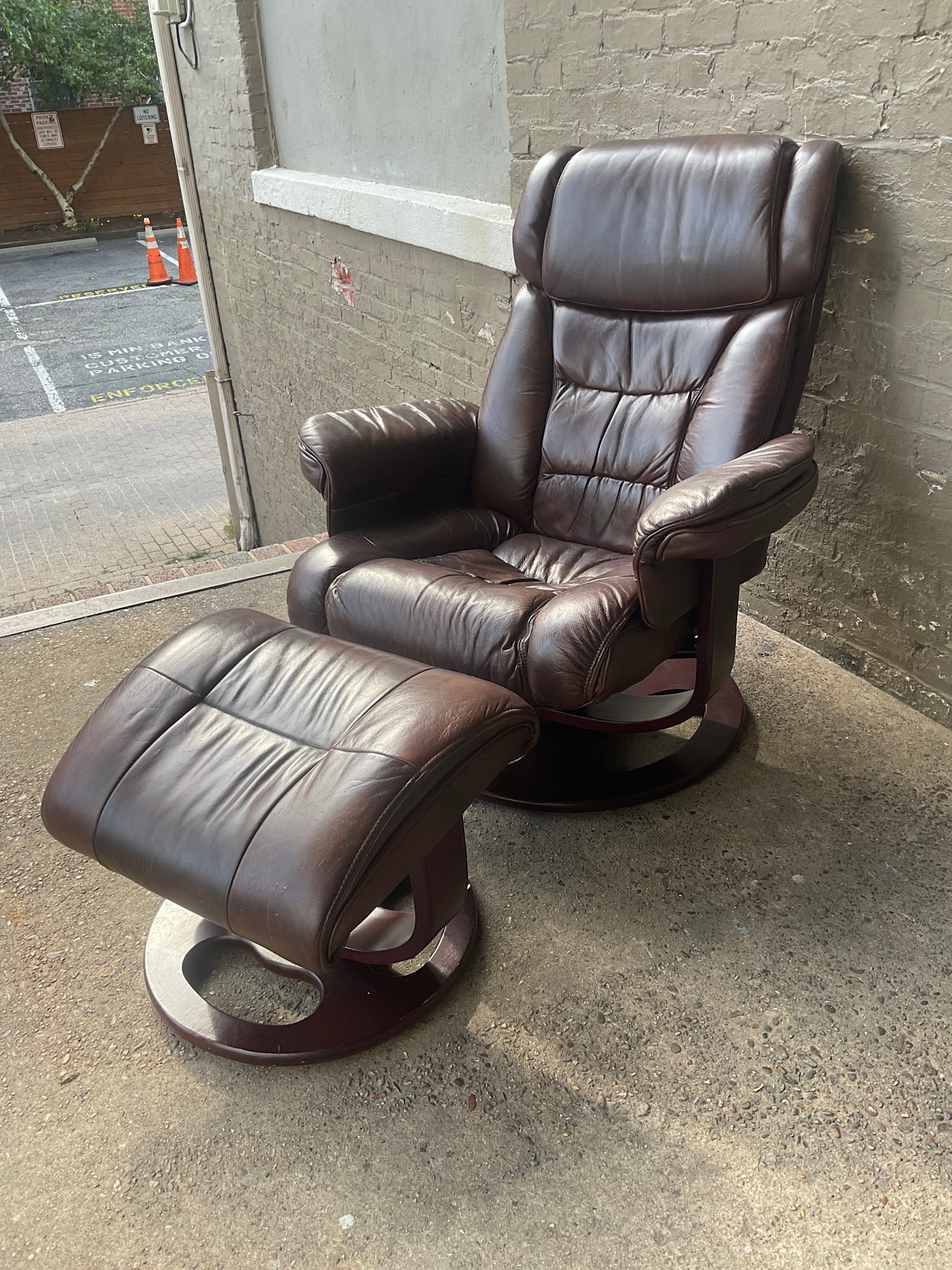 Lane Leather Lounge Chair & Ottoman - GoodWood