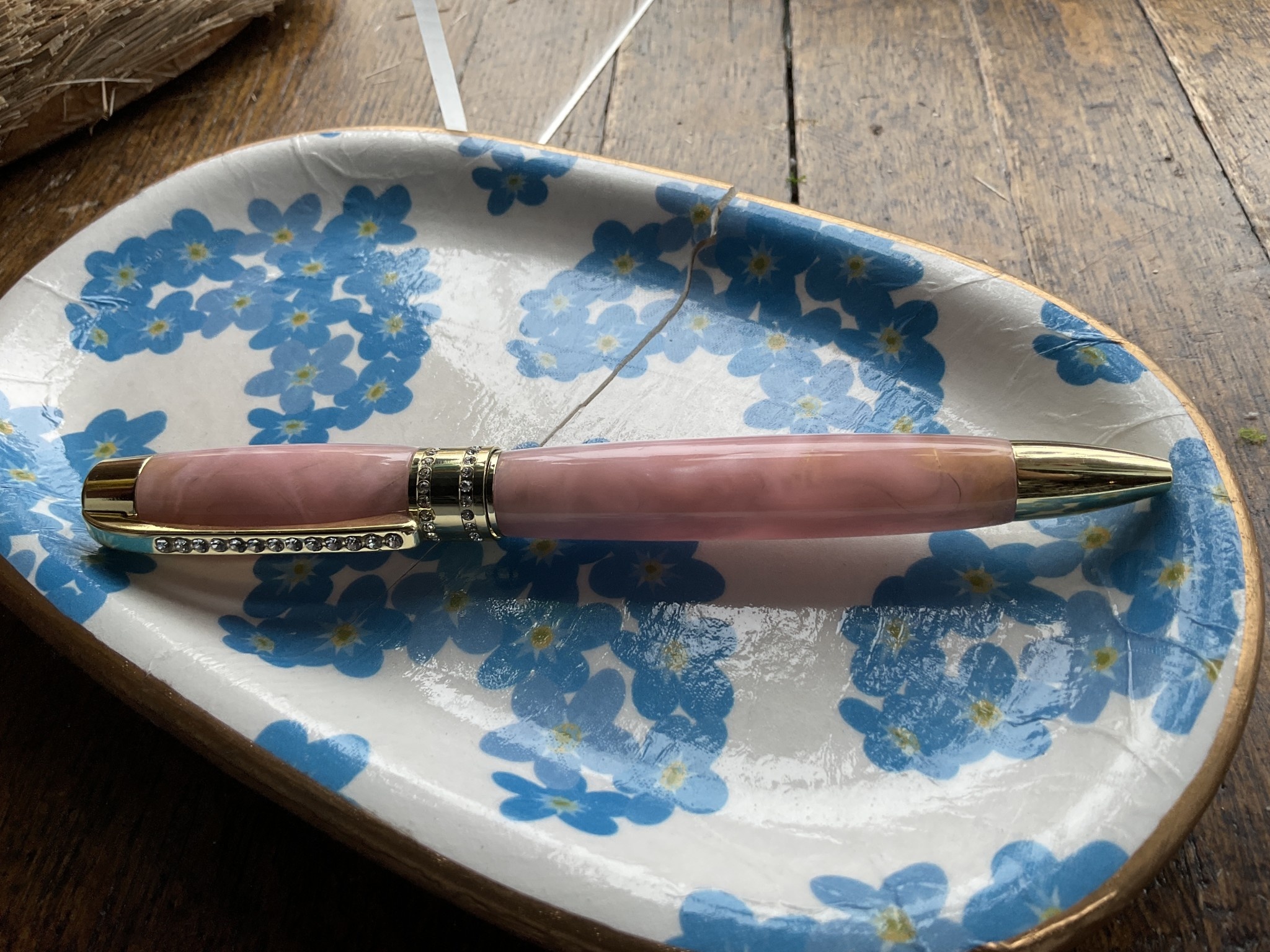 Bobbie Pink Pen - Jordan's of Dunn