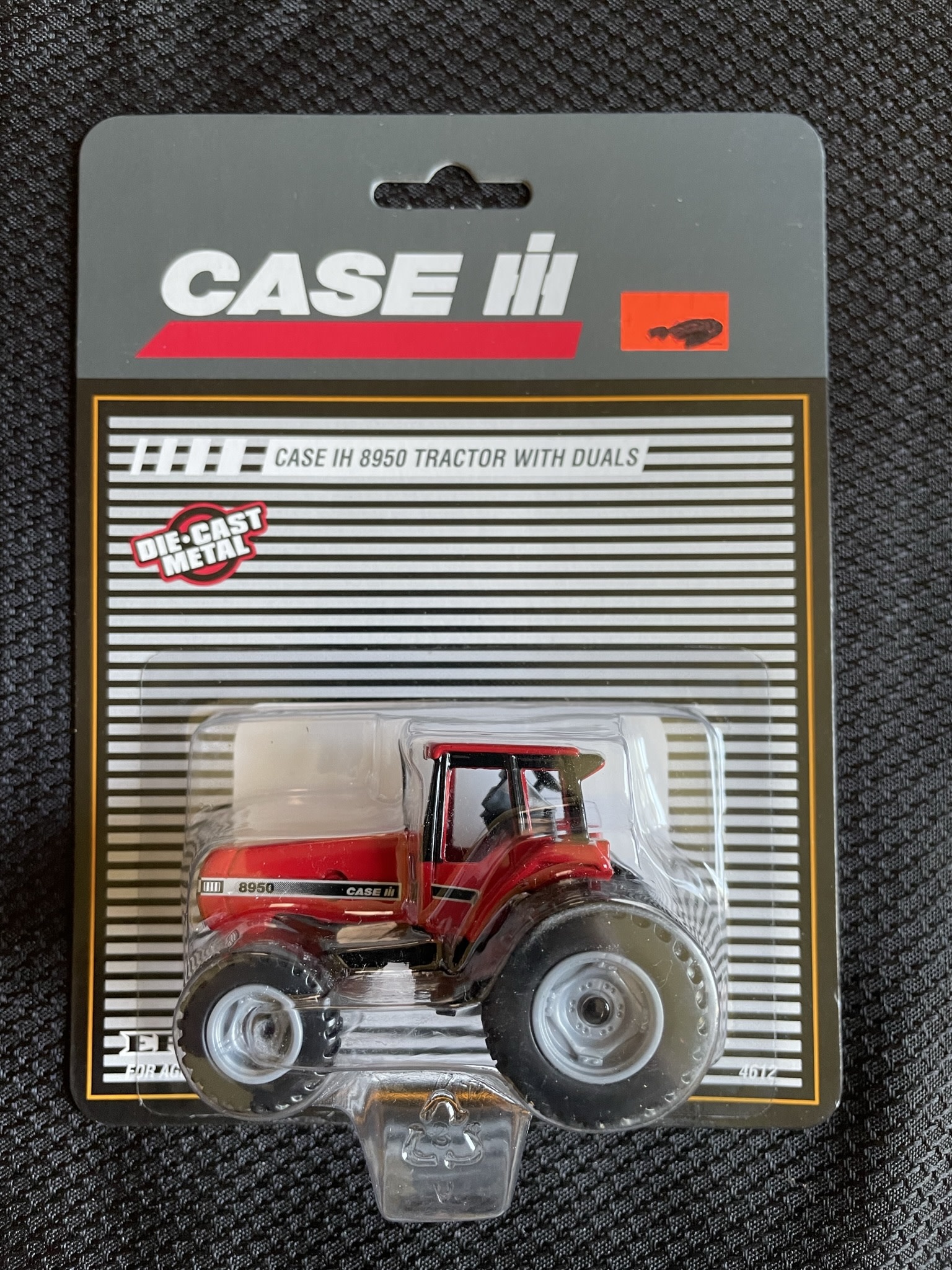 CaseIH 1/64 CaseIH Magnum 8950 MFWD W/ rear duals - SNS Farm Toys