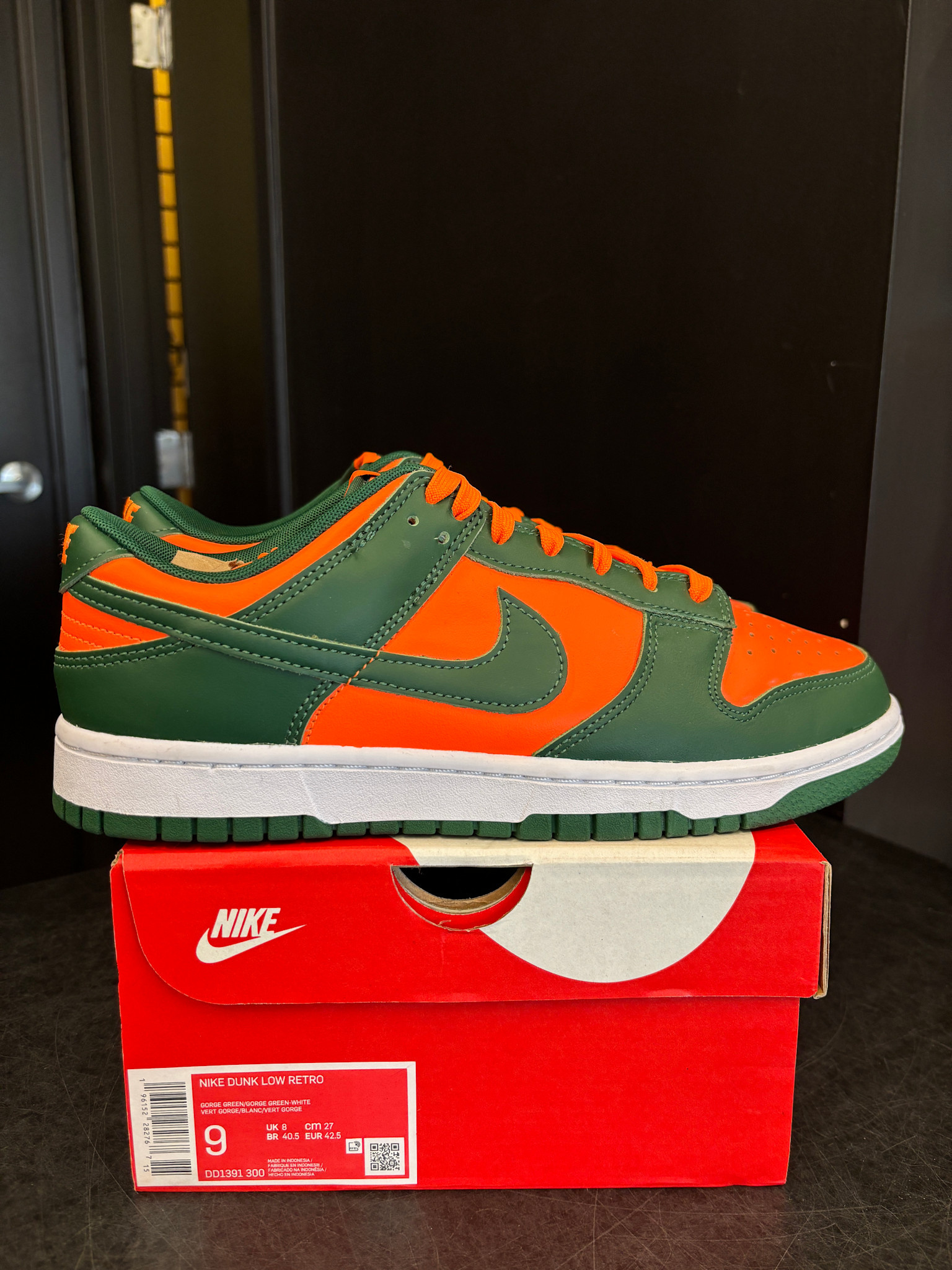 Nike Nike Dunk Low Retro Miami Hurricanes Size 9, PREOWNED - SoleSeattle