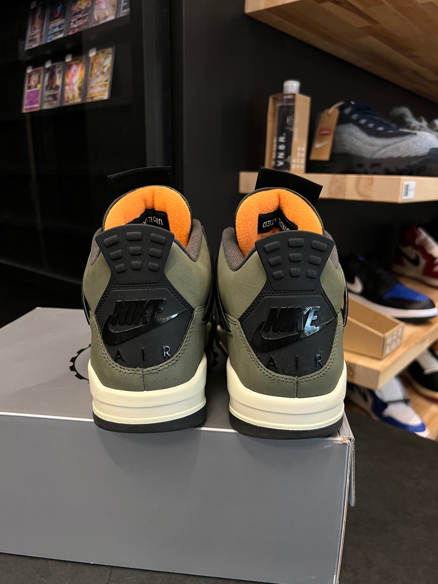 Jordan Jordan 4 Retro OG SP Undefeated (2025) Size 9.5, PREOWNED ...