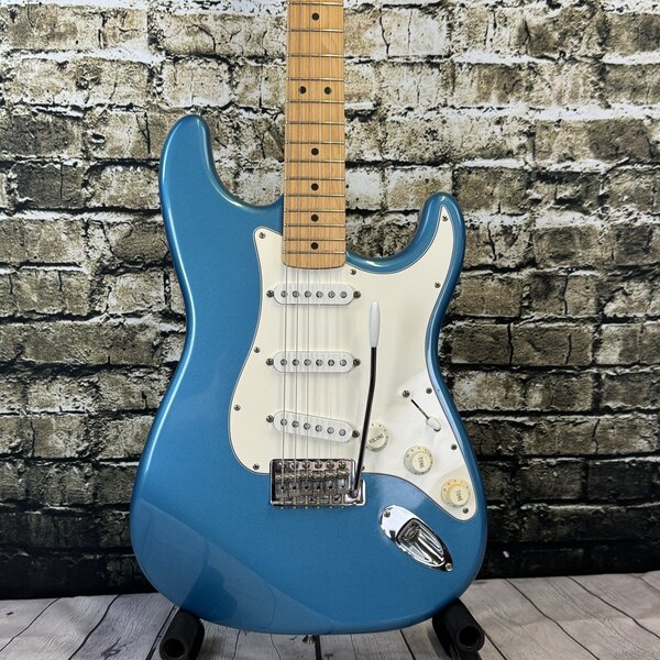 Used Electric Guitars - Sound of Music