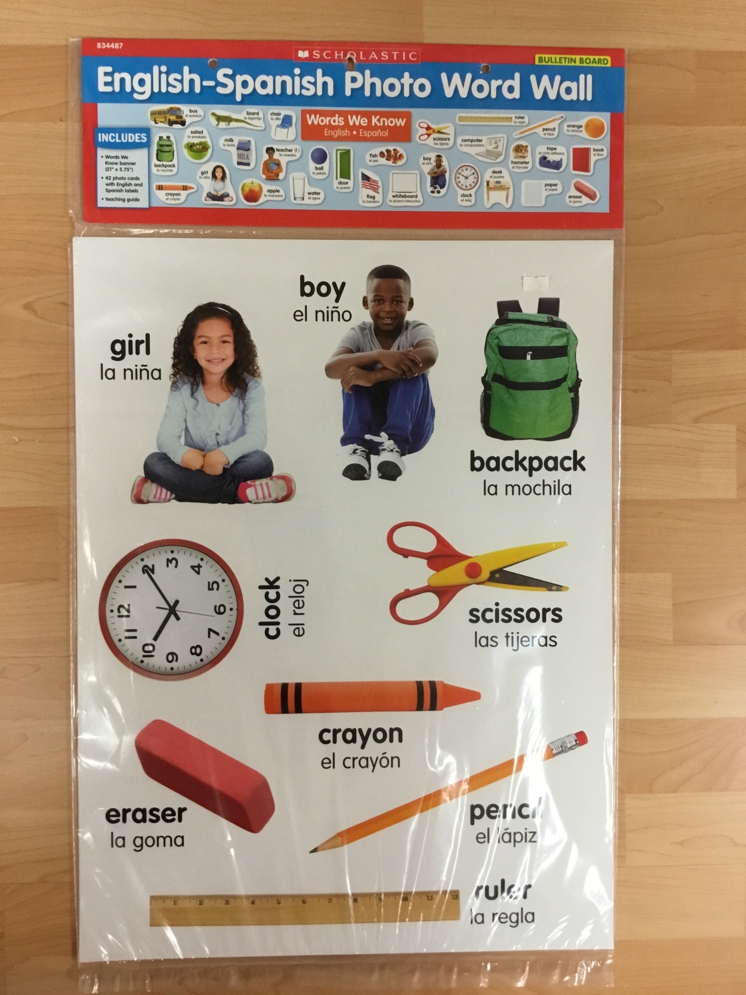 English-Spanish Photo Word Wall Bulletin Board - School Spot