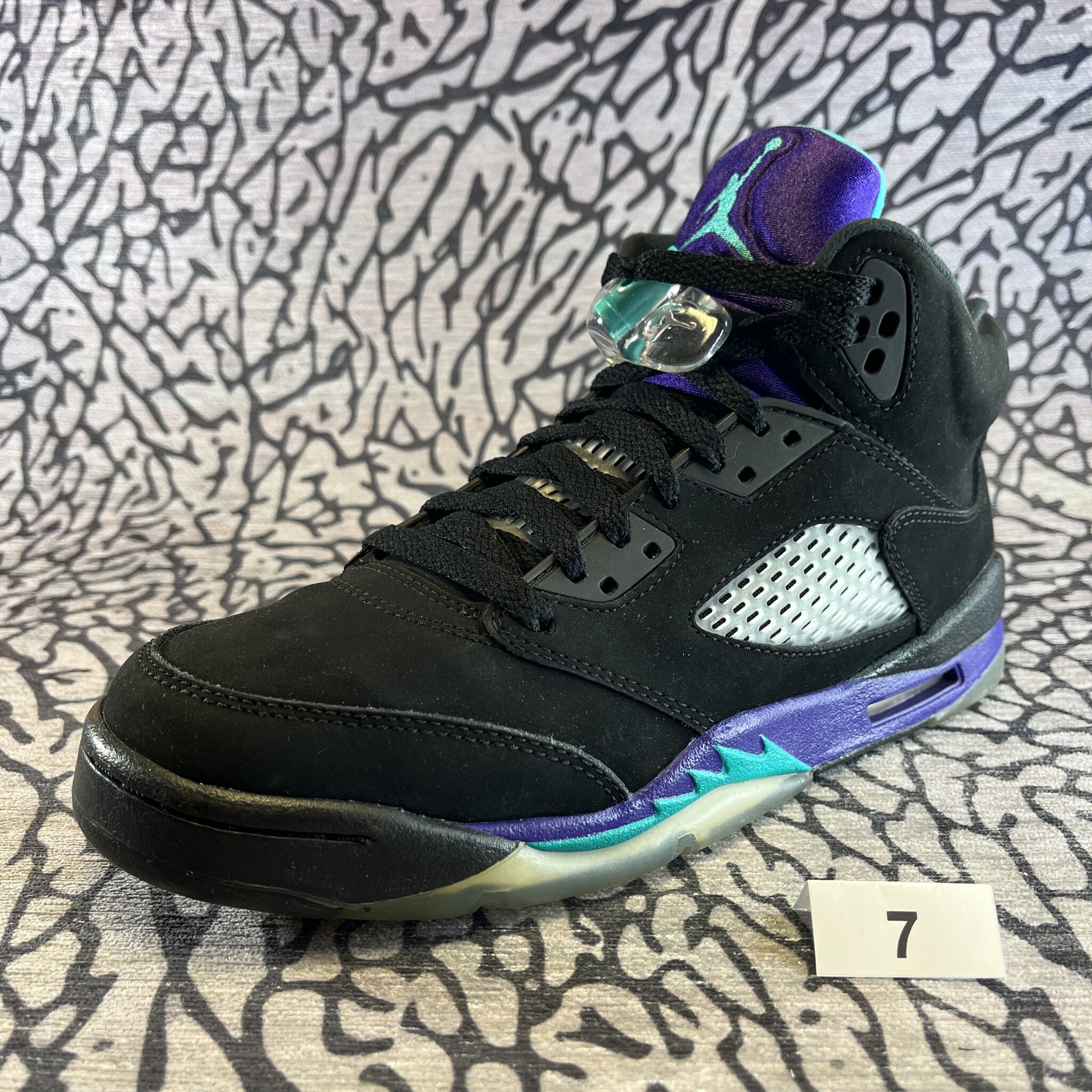 Jordan 5 Black Grape